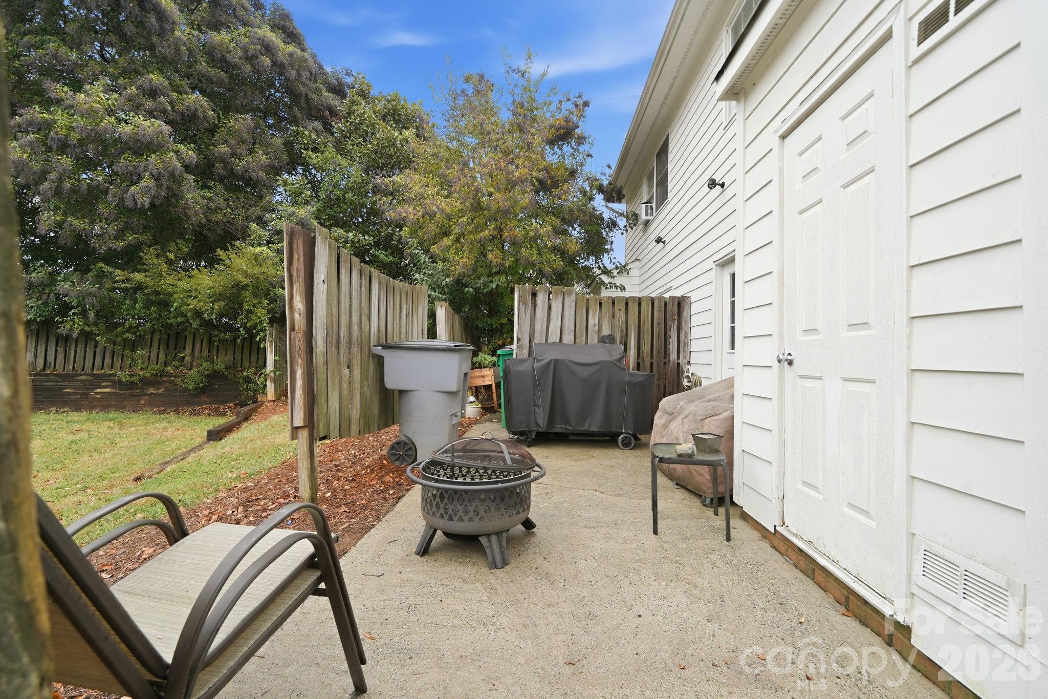 Photo 23 of 5918 Crape Myrtle Lane, Charlotte, NC