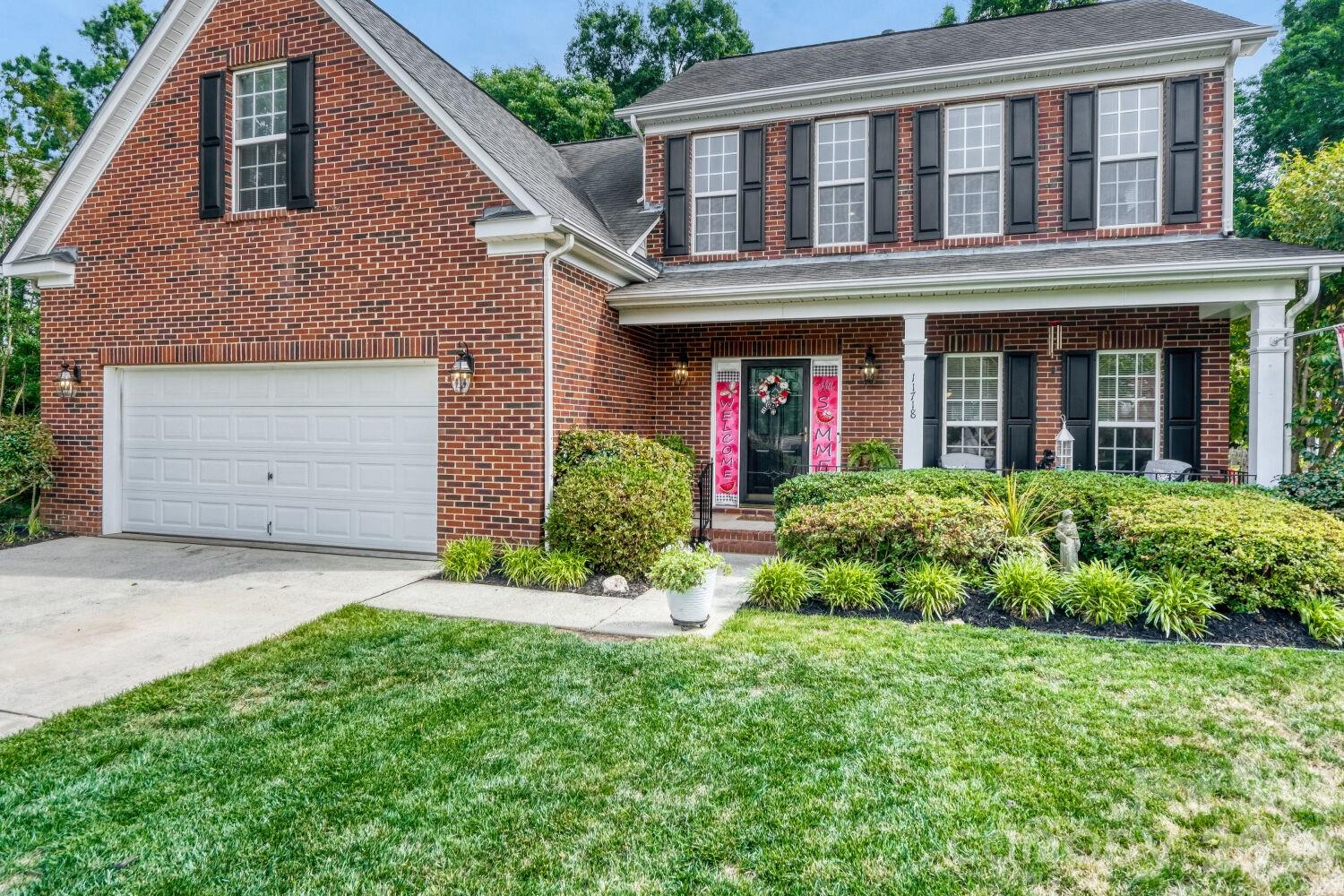 Home for sale at 11718 Planters Estates Drive, Charlotte, NC — photo 1 of 28