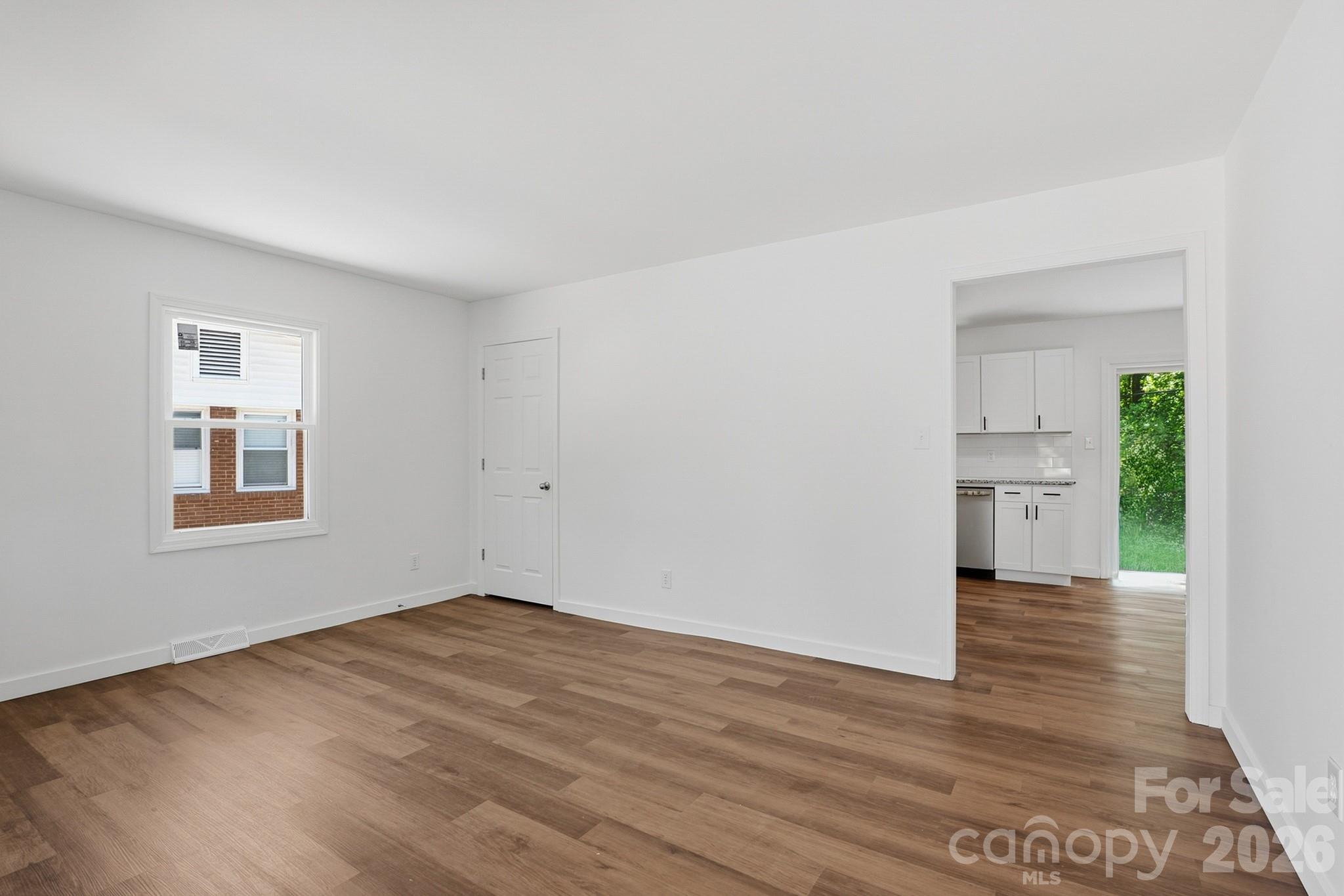 Photo 3 of 714 Bilmark Avenue, Charlotte, NC