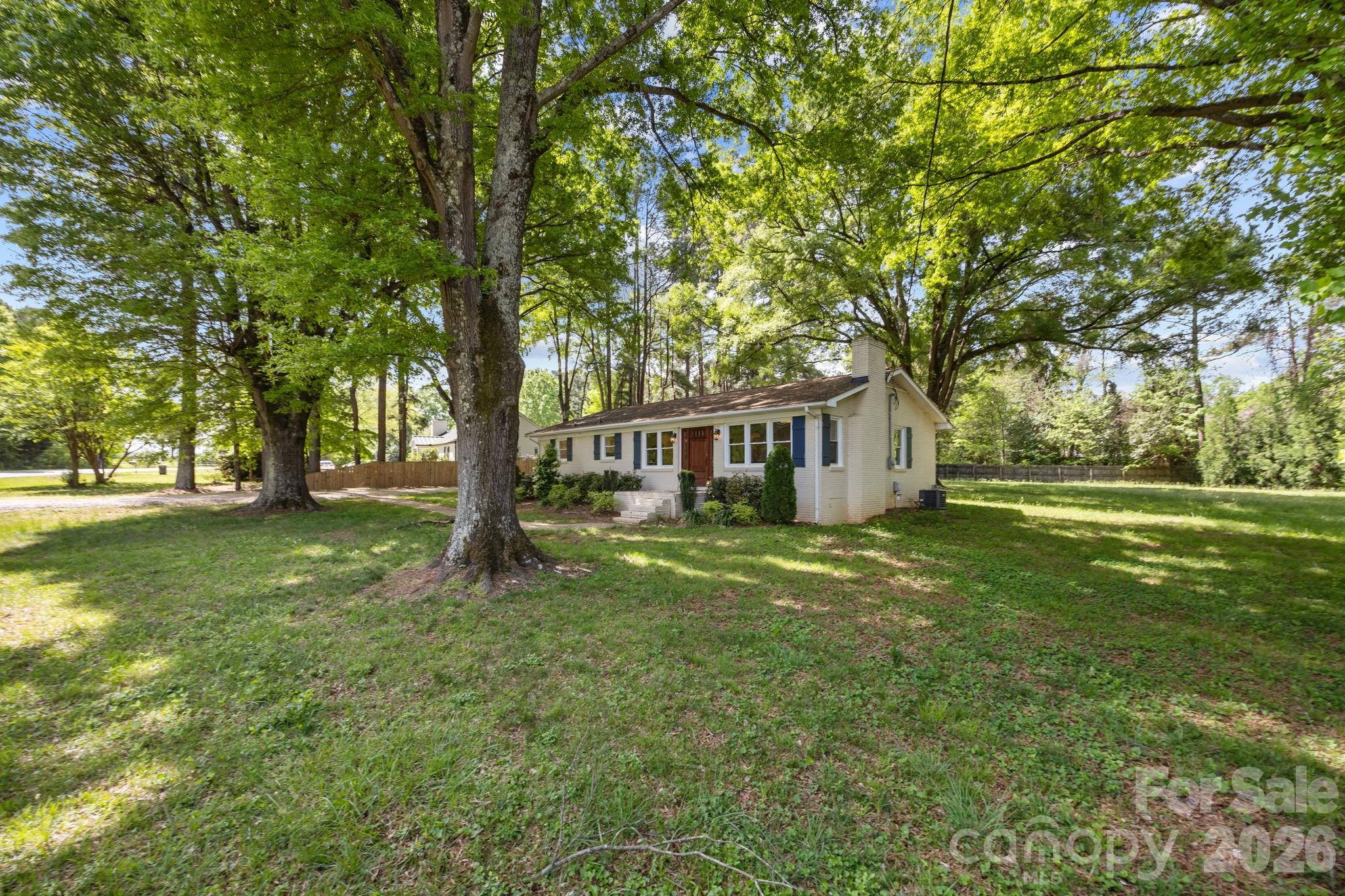 Photo 4 of 19041 Davidson Concord Road, Davidson, NC
