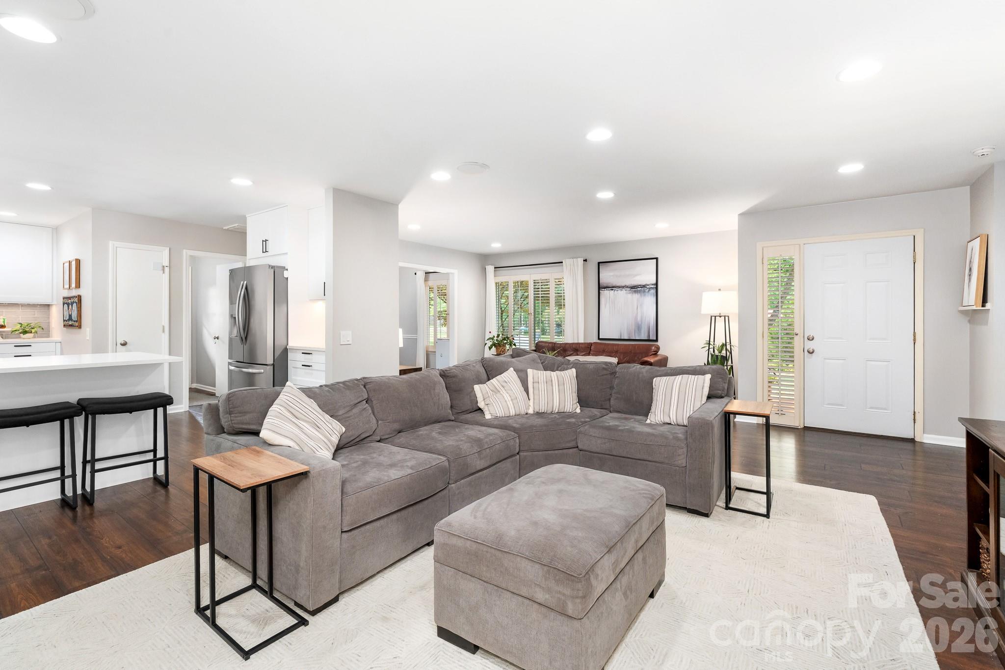 Photo 5 of 8700 Lorraine Drive, Charlotte, NC