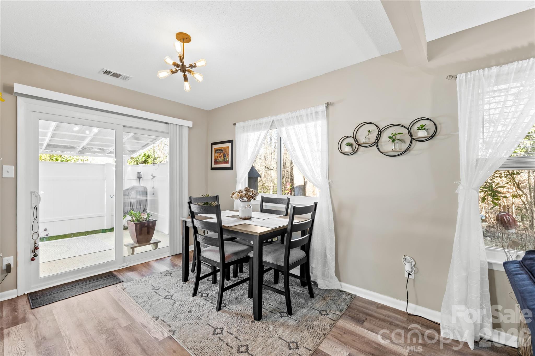 Photo 14 of 911 Sardis Cove Drive, Charlotte, NC