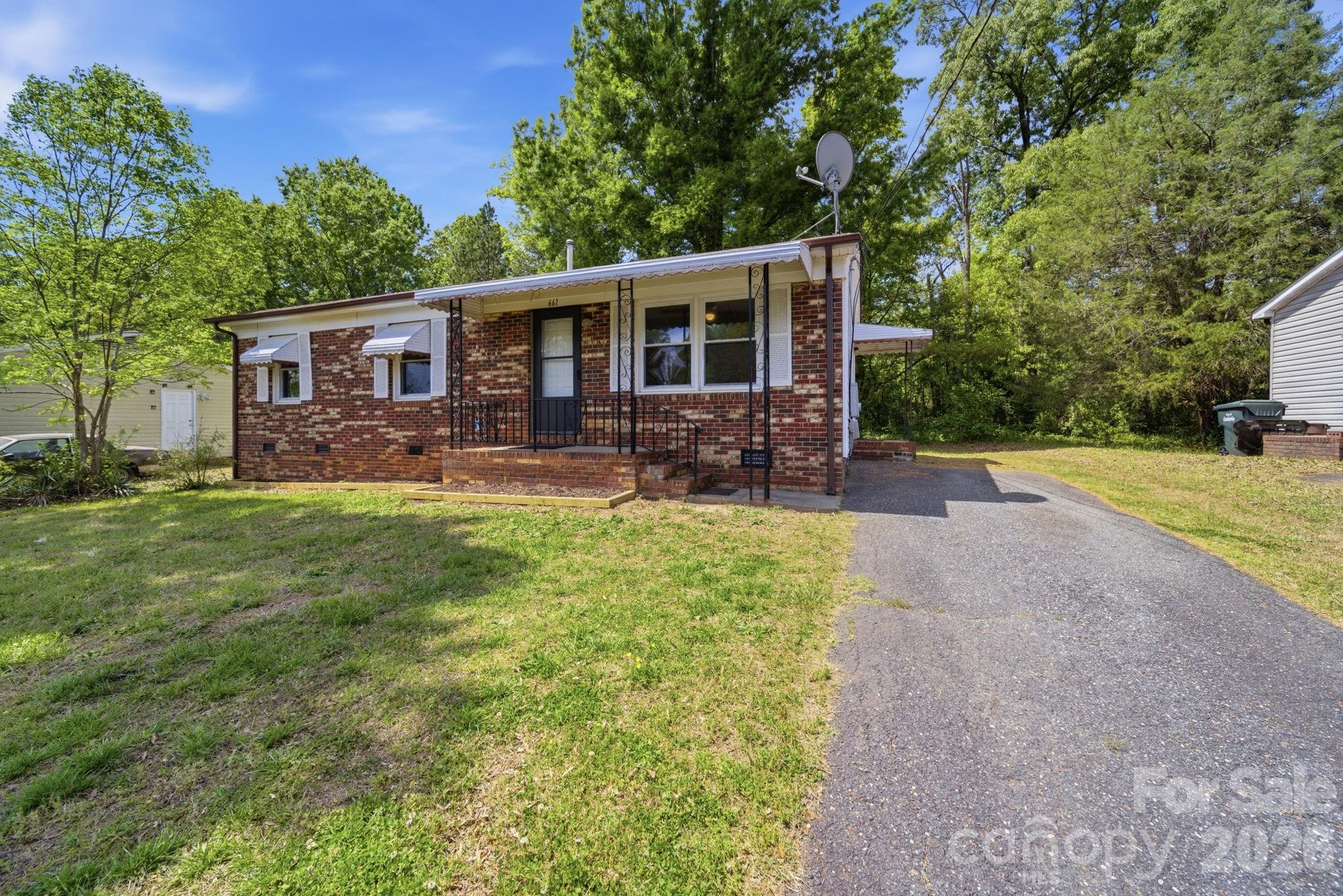 Photo 2 of 661 Kilborne Drive, Gastonia, NC