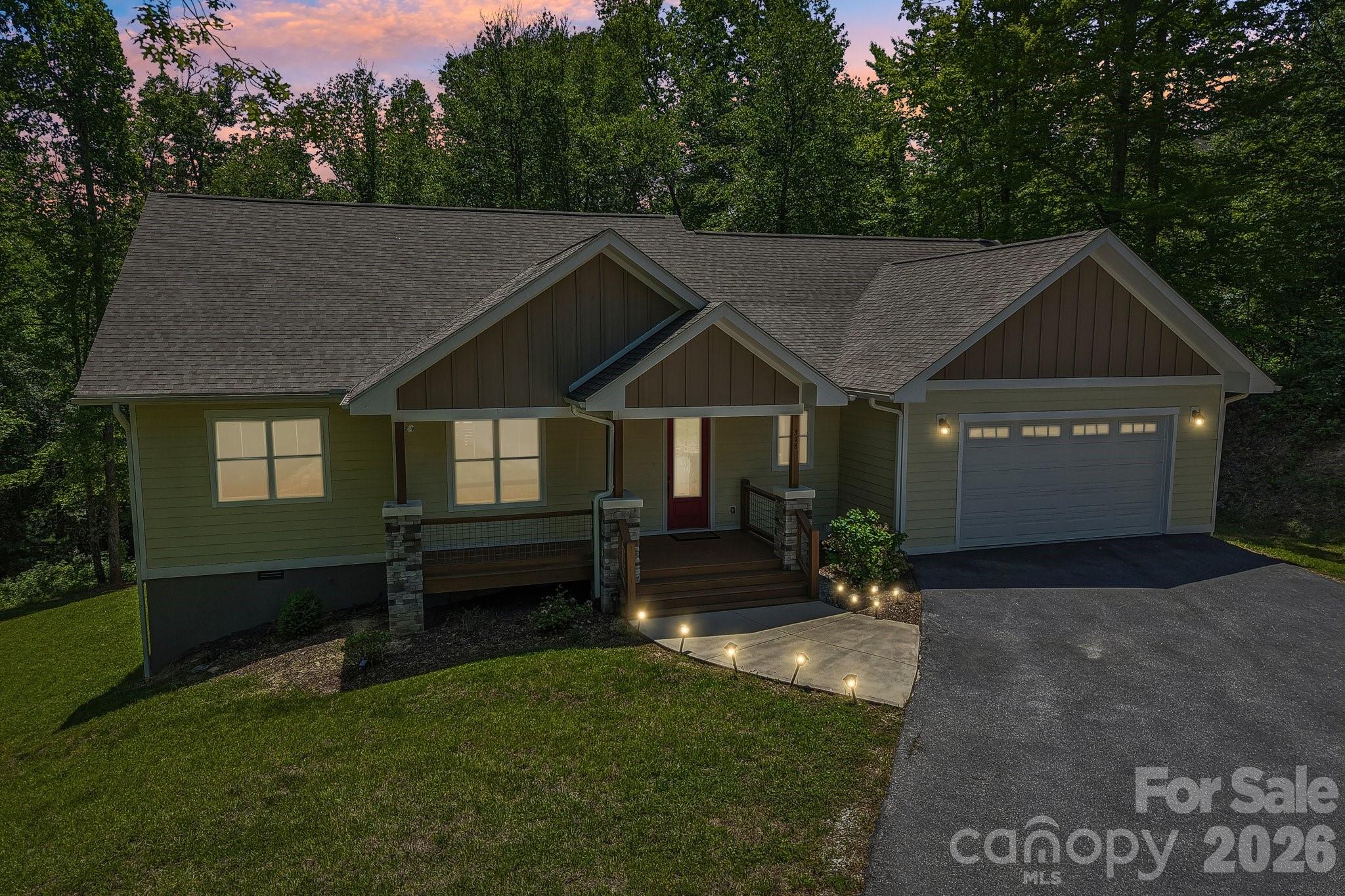 Photo 2 of 318 Cider Hill Lane, Hendersonville, NC
