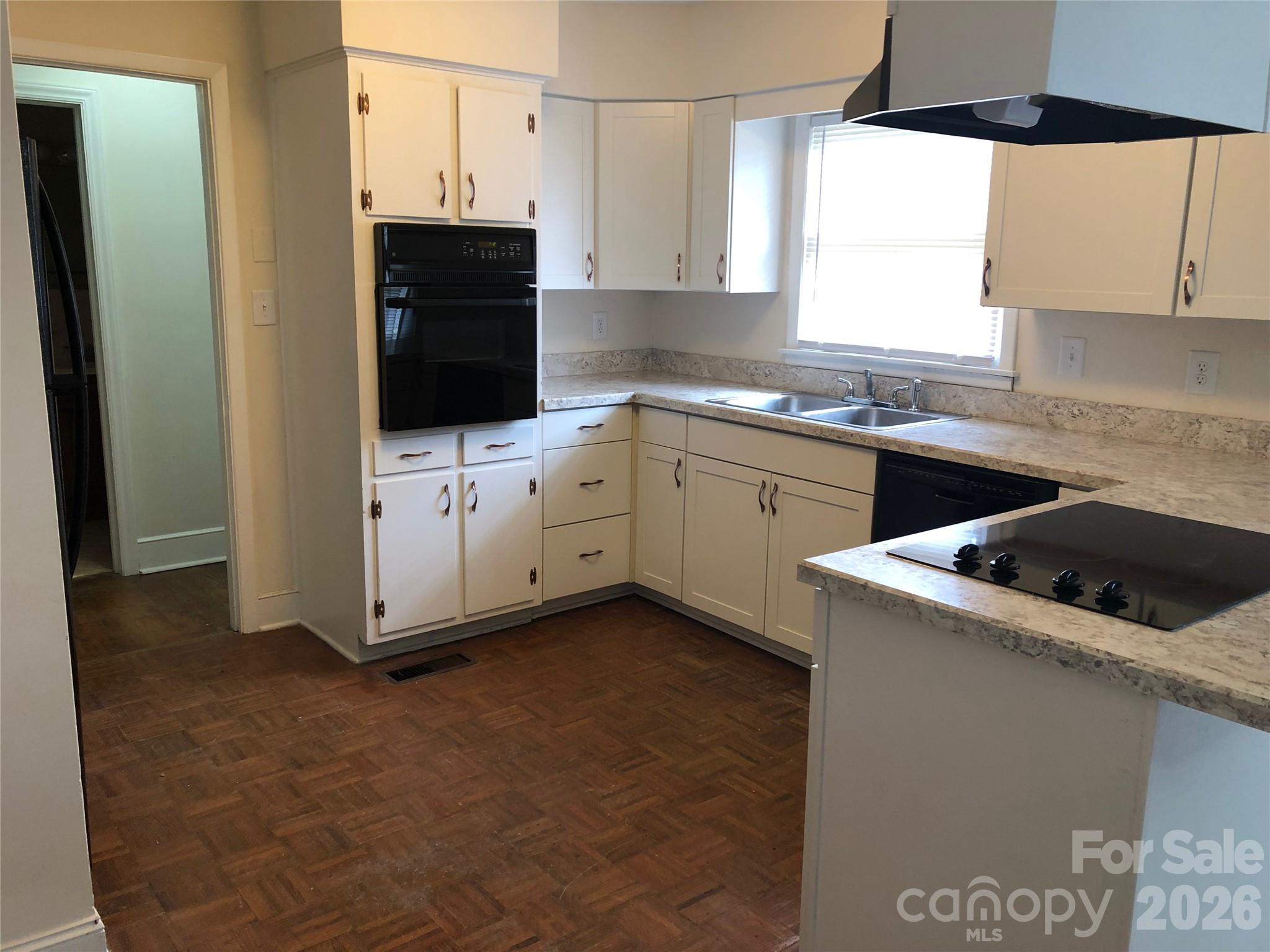 Photo 11 of 128 Woodlynn Drive, Charlotte, NC