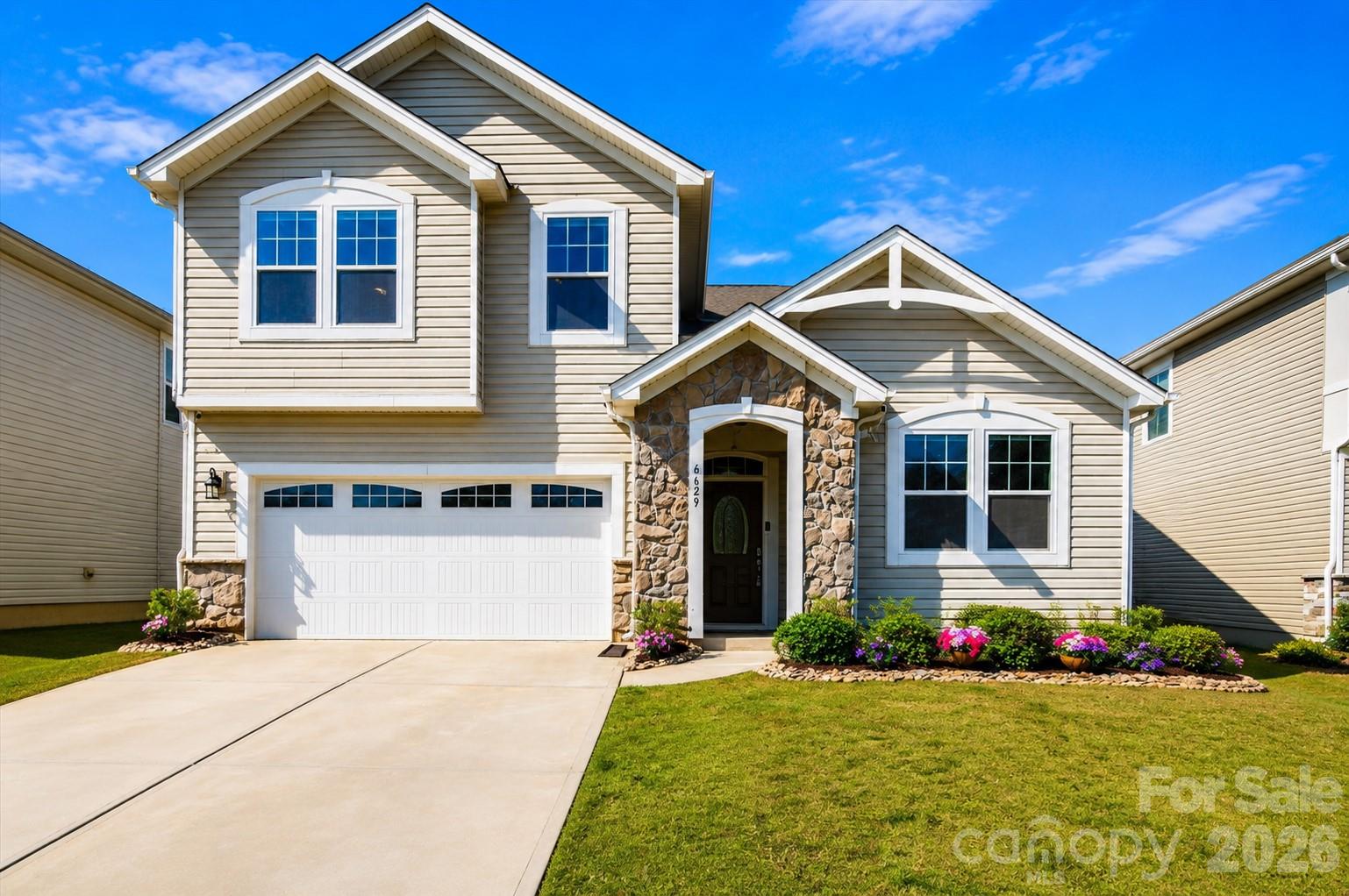 Photo 2 of 6629 Meridale Forest Drive, Charlotte, NC