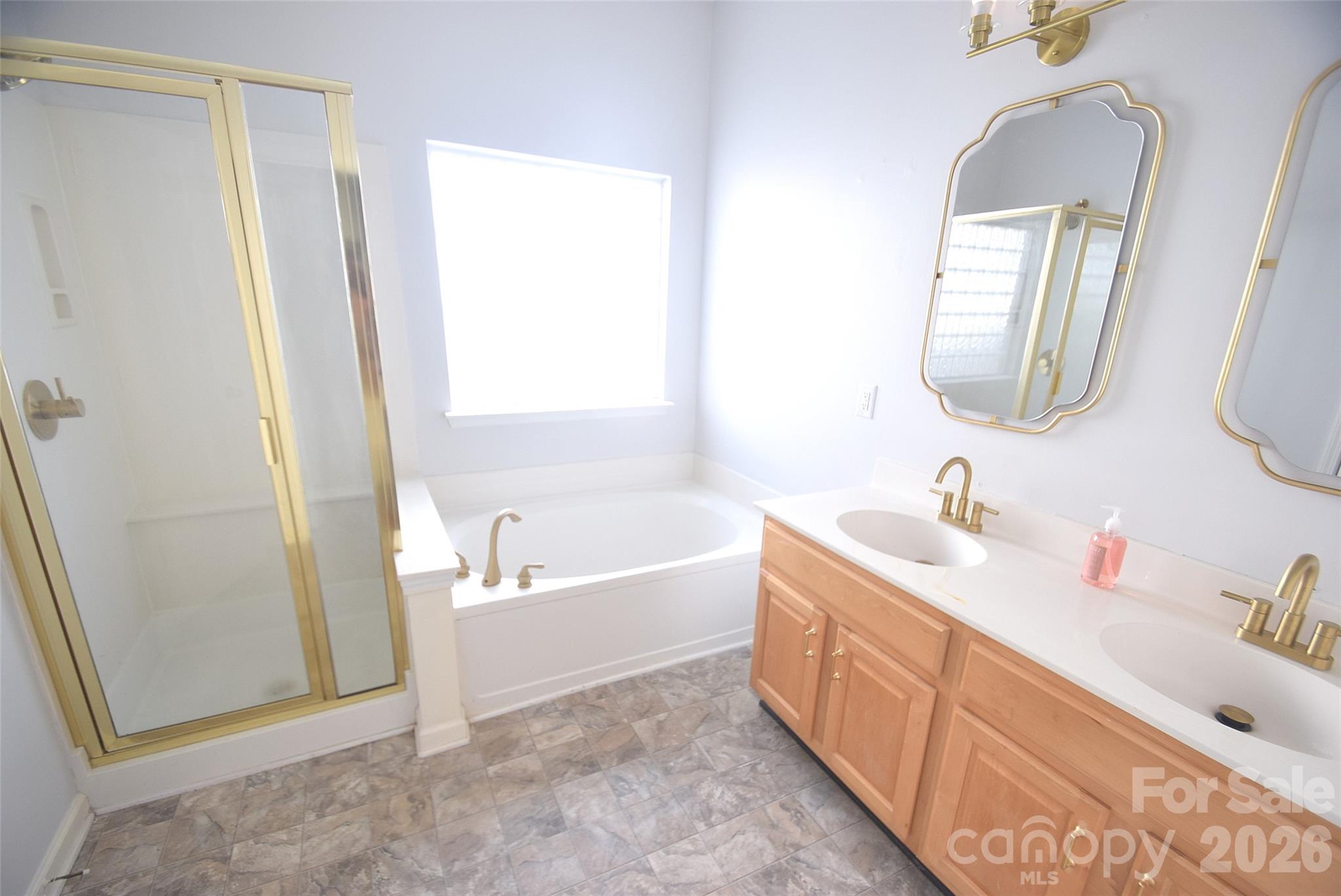 Photo 17 of 10214 Stoneykirk Lane, Charlotte, NC