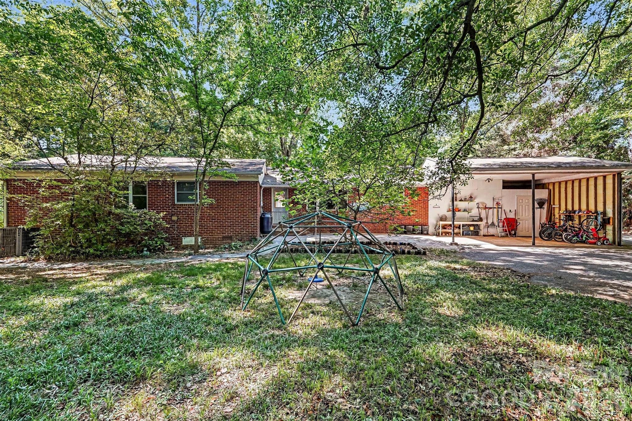 812 Saint Michaels Lane, Gastonia, NC - photo 29 of 36