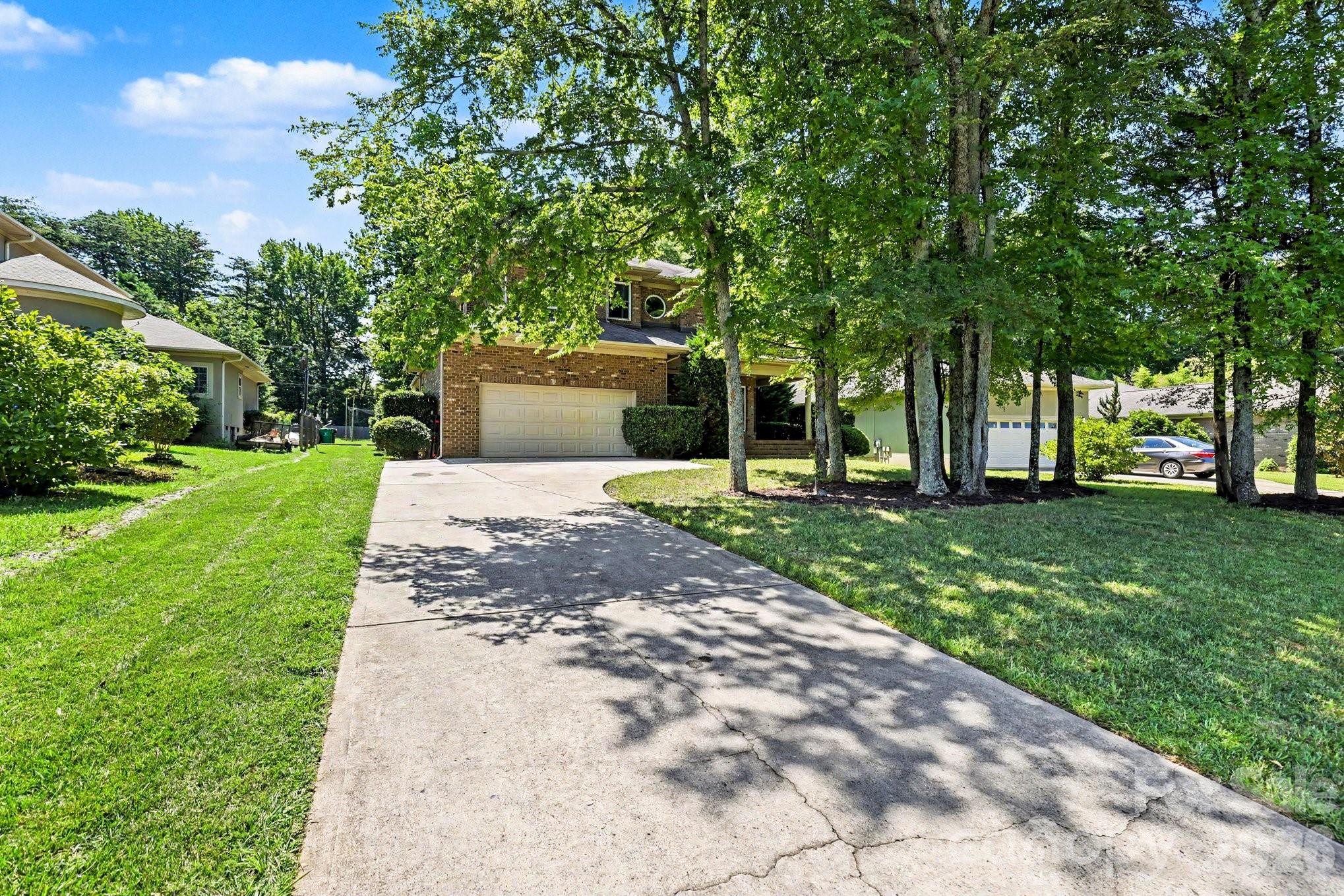 Photo 2 of 10130 Fairlea Drive, Charlotte, NC