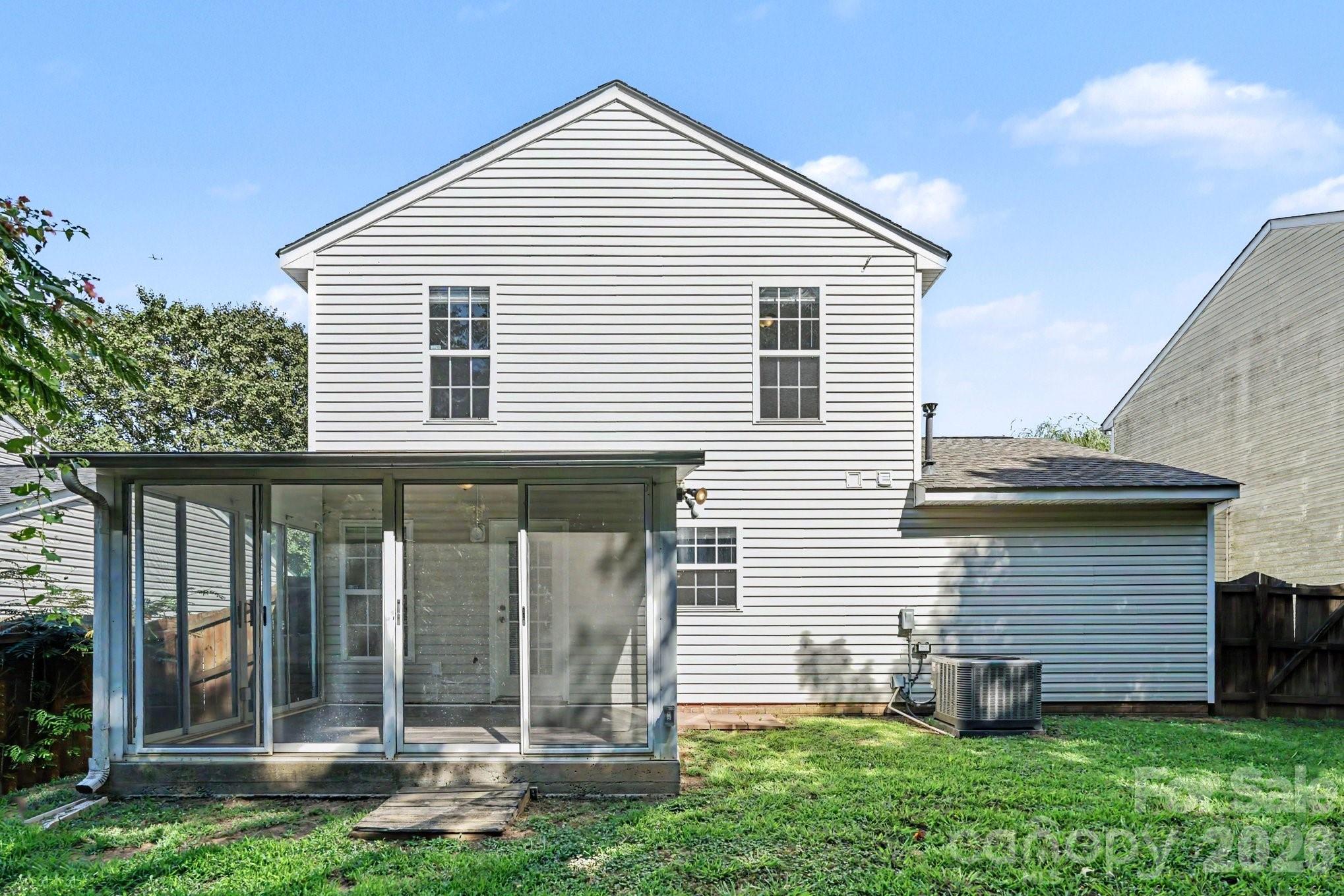 Photo 17 of 1029 Jordans Pond Lane, Charlotte, NC