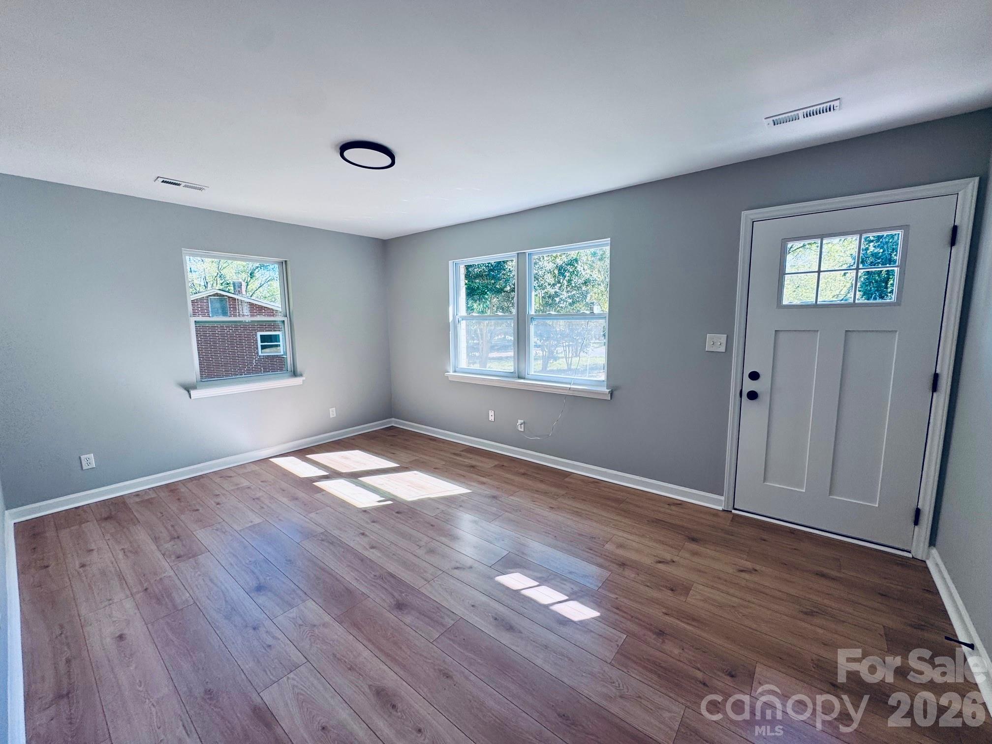 Photo 4 of 533 Frank Drive, Charlotte, NC