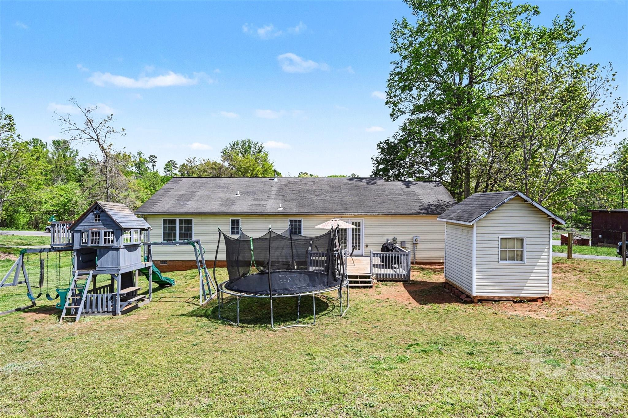 353 Woodlawn Avenue, Mount Holly, NC - photo 25 of 29