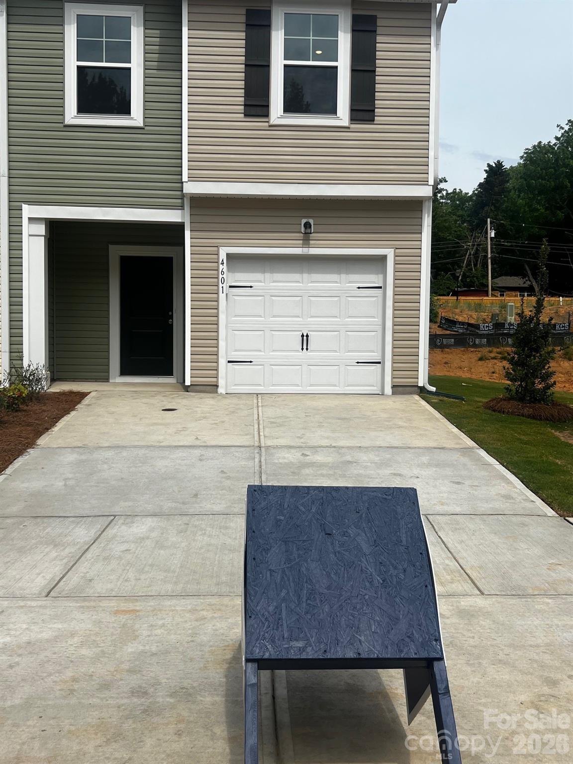 Home for sale at 4601 Green Drake Drive, Charlotte, NC — photo 1 of 18