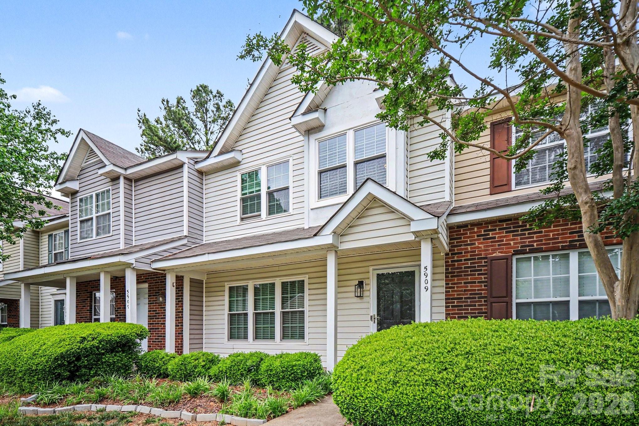 Photo 3 of 5909 Cougar Lane, Charlotte, NC