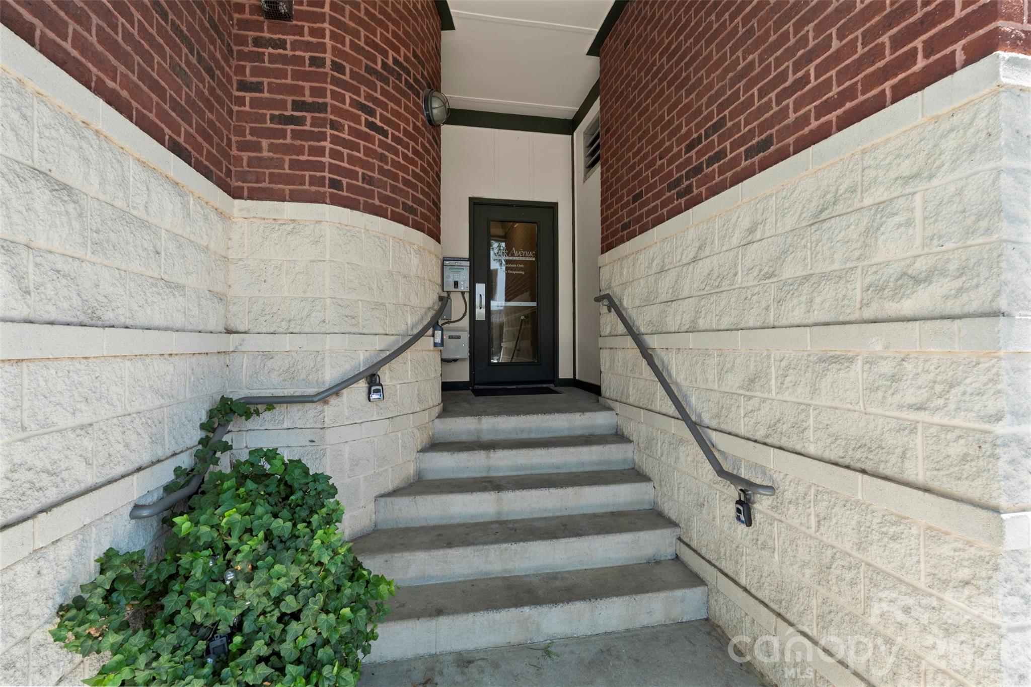 Photo 5 of 115 E Park Avenue#401, Charlotte, NC