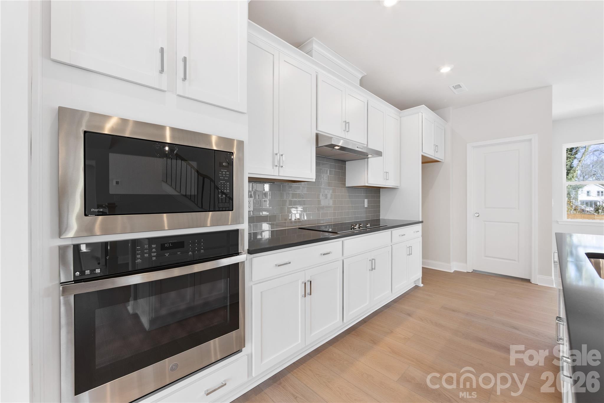 Photo 12 of 905 Archway Lane, Charlotte, NC
