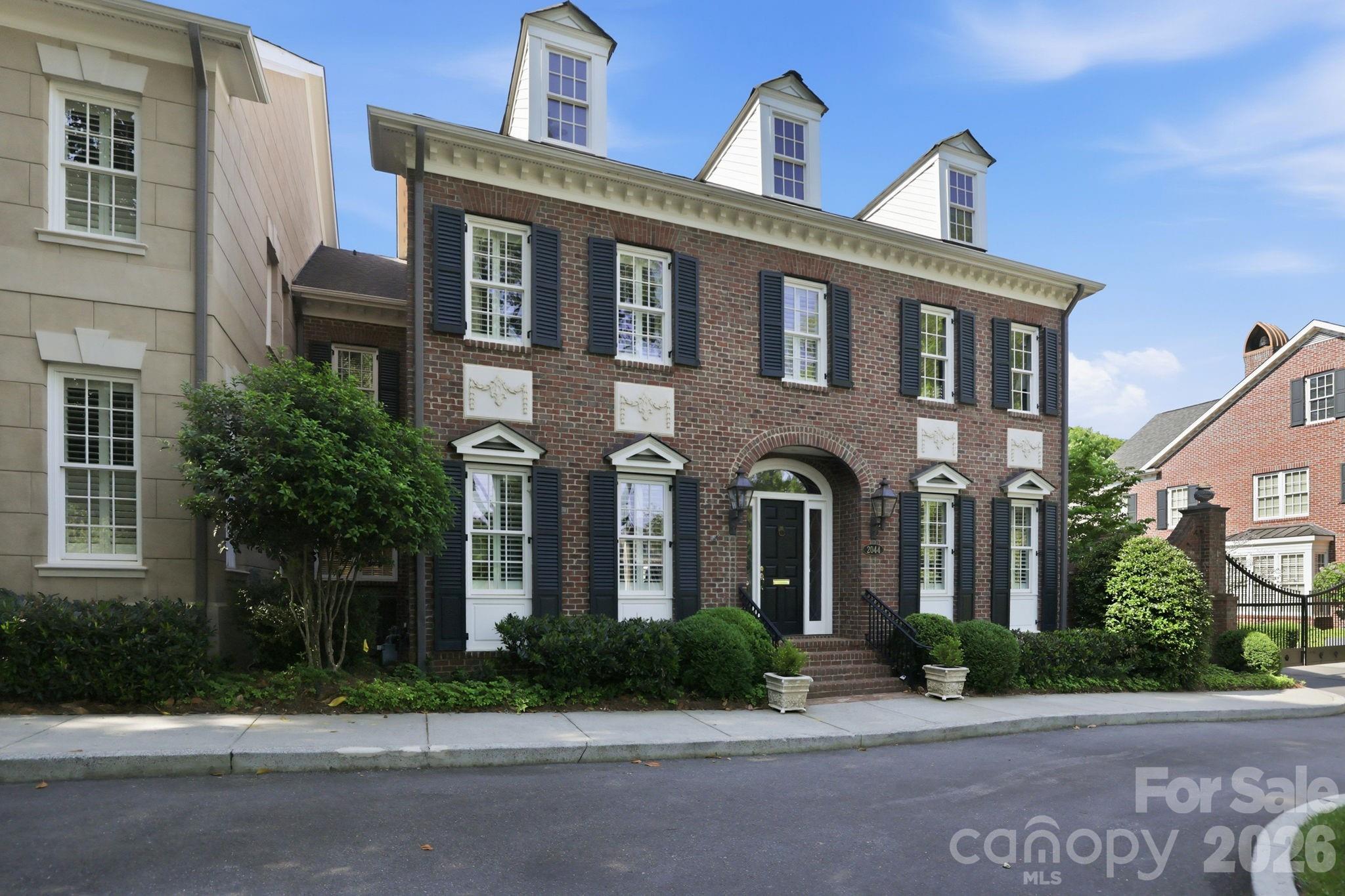 Photo 4 of 2044 Queens Road W, Charlotte, NC