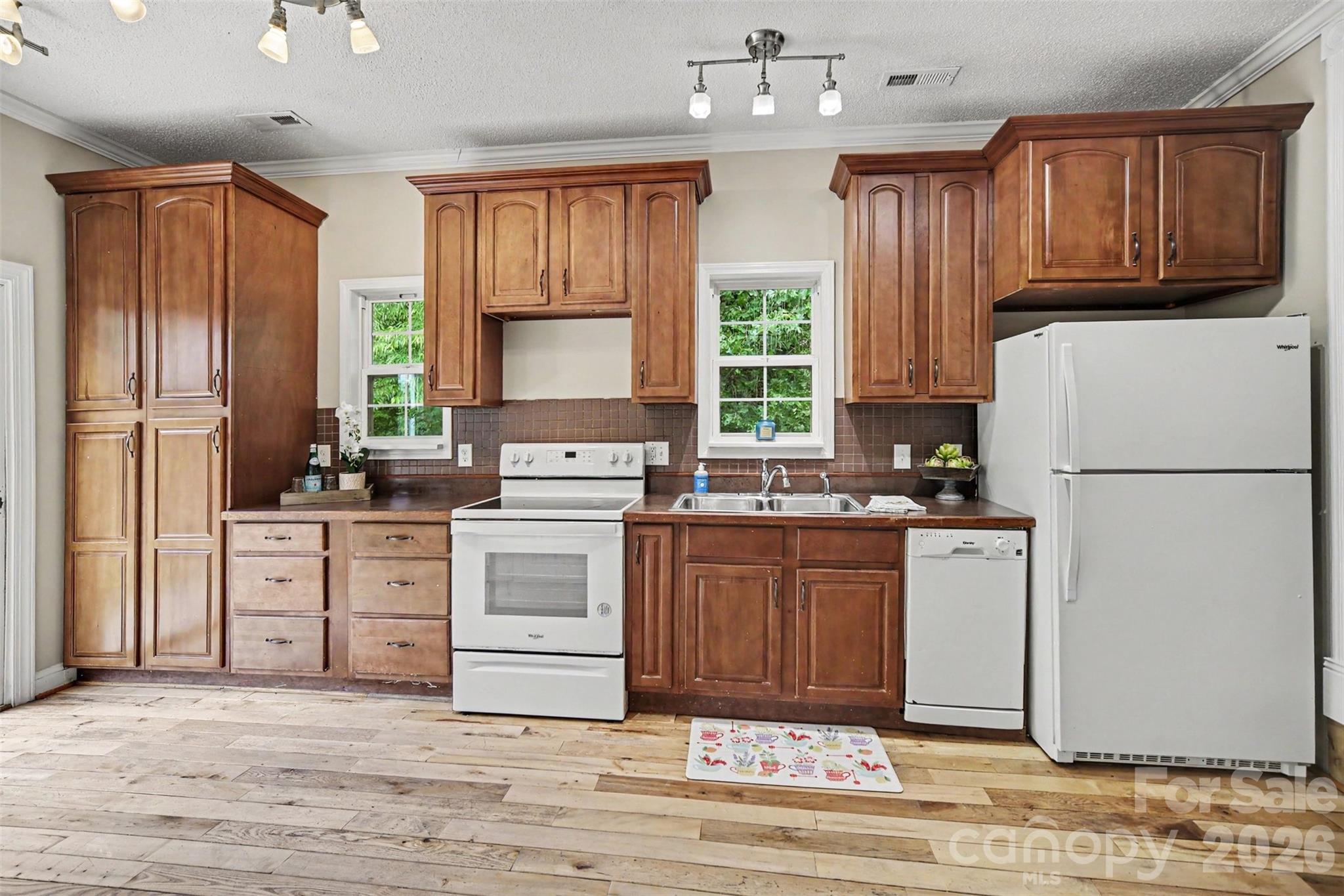 313 Oakland Avenue, Belmont, NC - photo 12 of 28