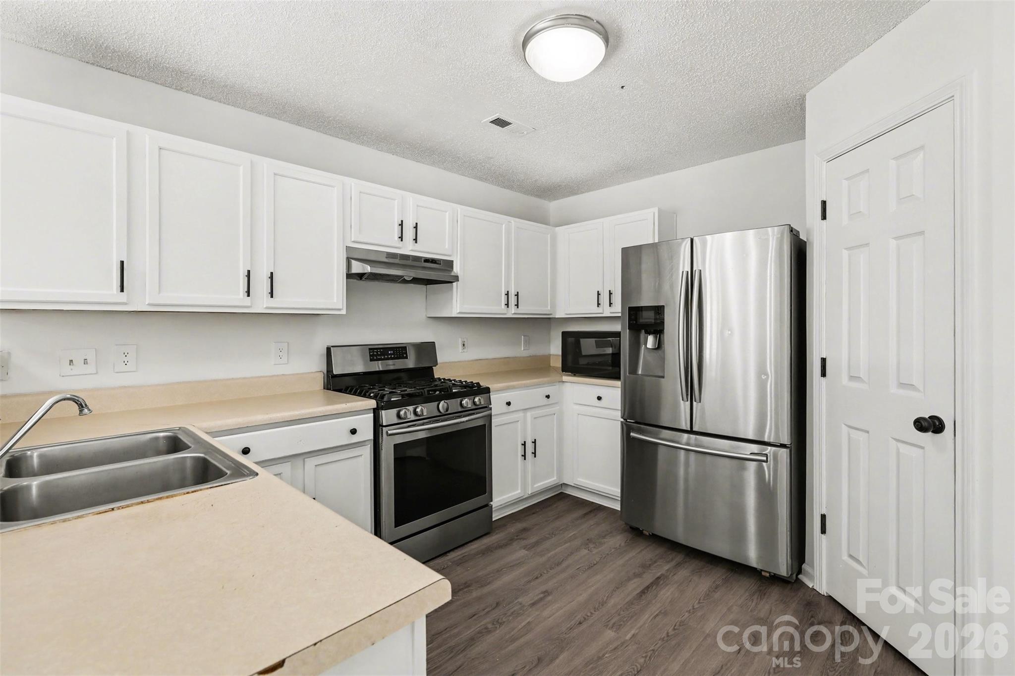 Photo 9 of 4407 Devonhill Lane, Charlotte, NC