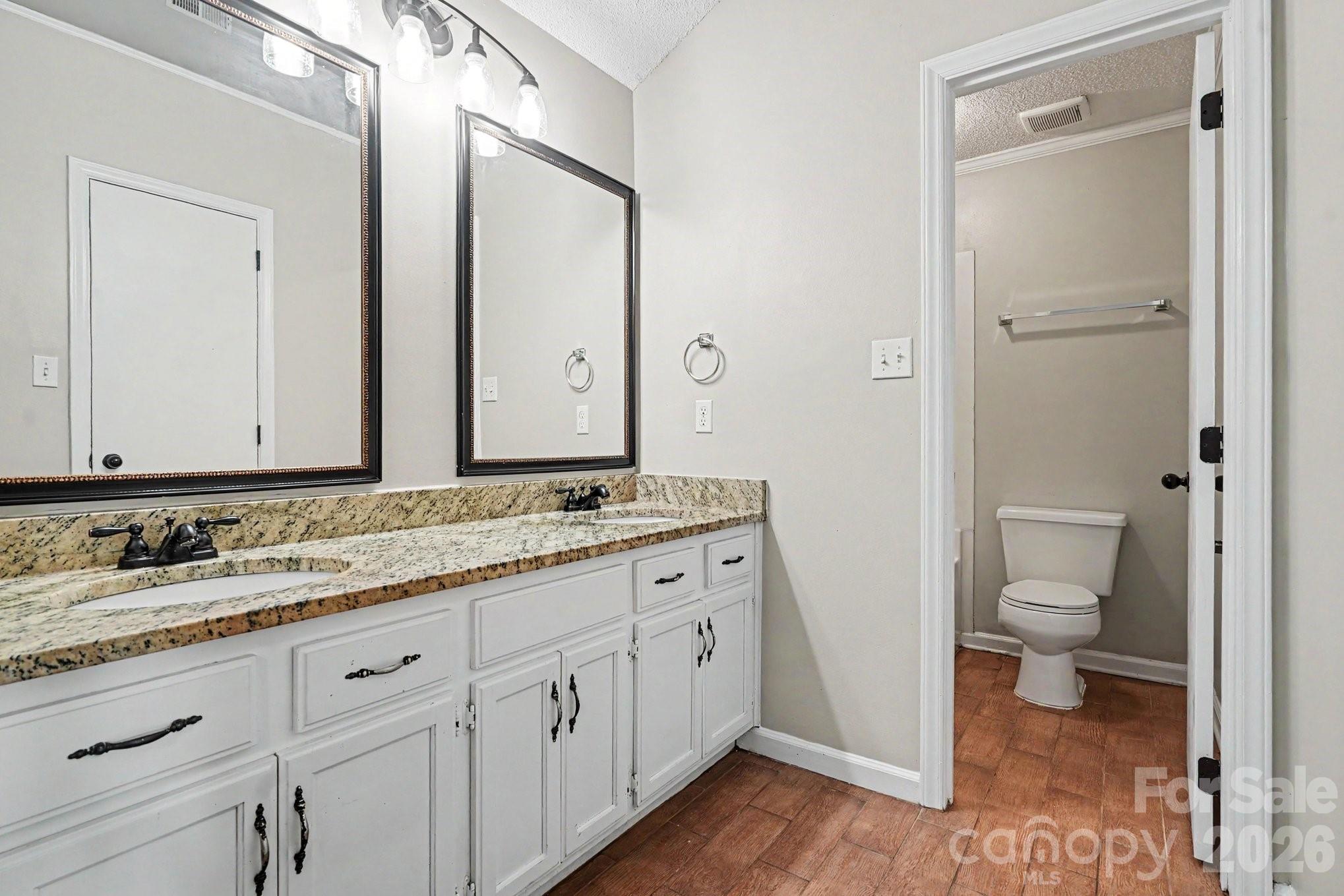 Photo 12 of 10826 Hunters Trace Court, Charlotte, NC