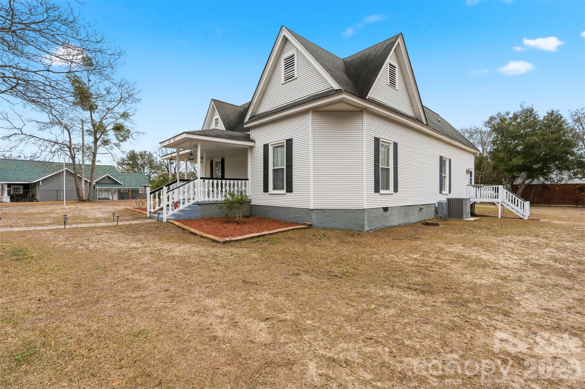 Photo 2 of 207 Oak Avenue, Hamlet, NC