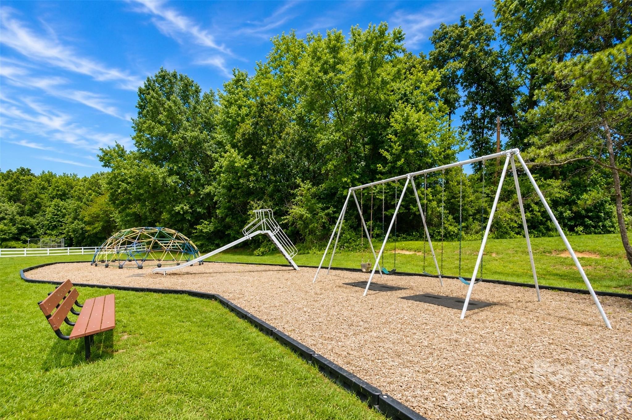 Photo 42 of 7904 Saddleview Court, Charlotte, NC