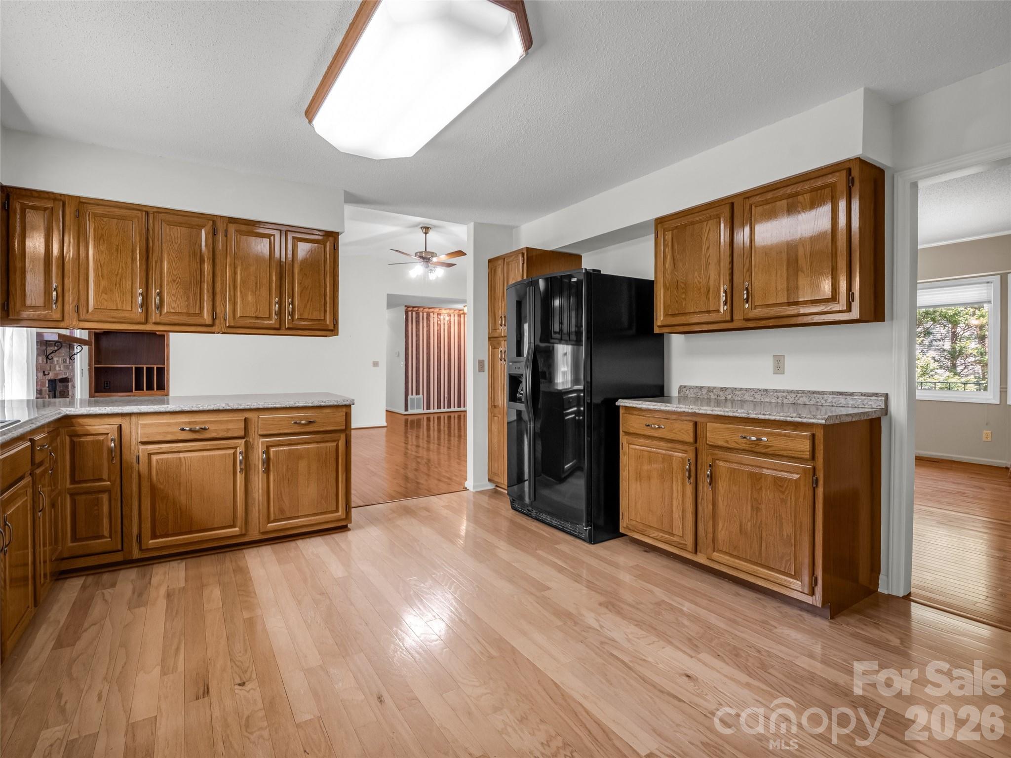 525 Maren Court, Hendersonville, NC - photo 11 of 33