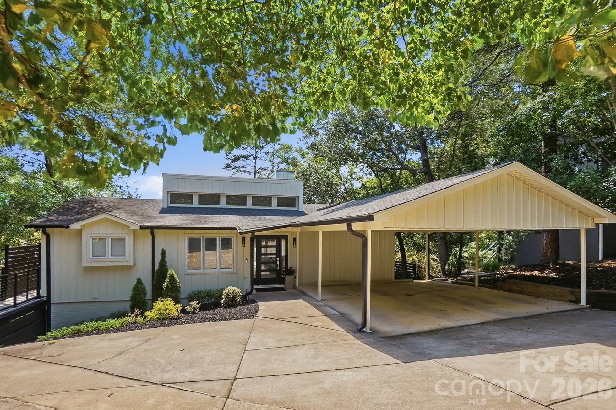 Photo 5 of 31002 Executive Point, Tega Cay, SC