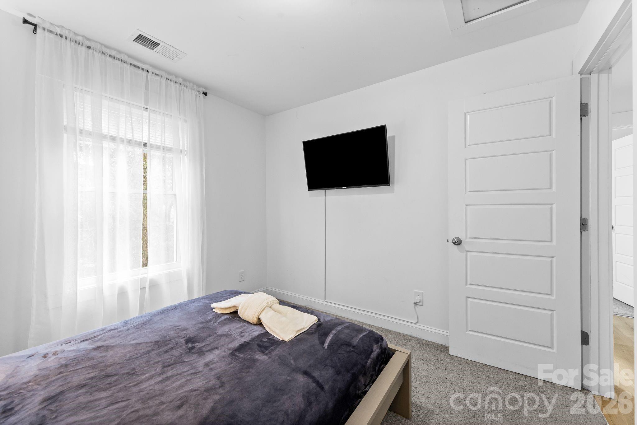 Photo 23 of 4117 Colebrook Road, Charlotte, NC
