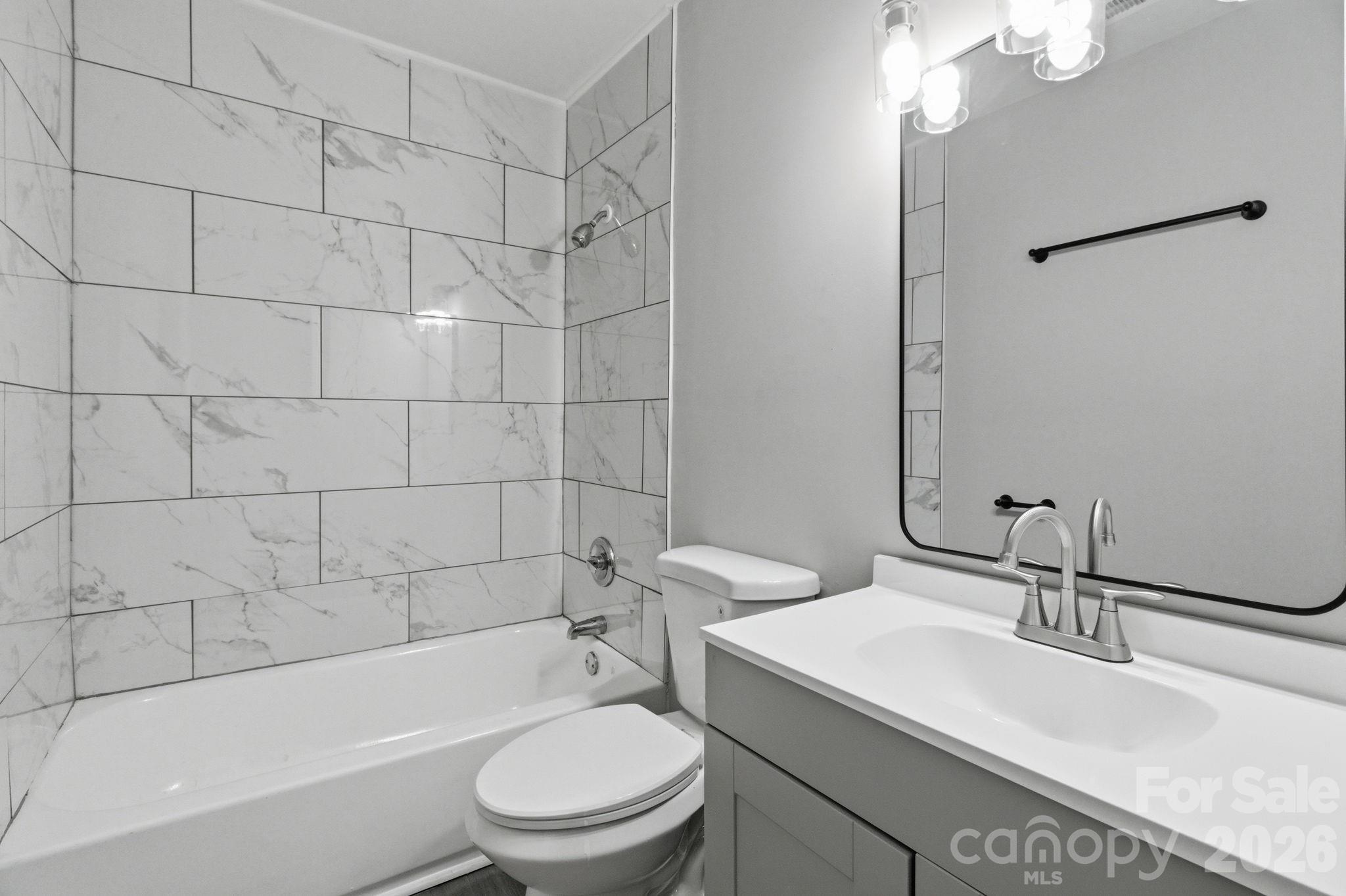 Photo 6 of 2725 Thornton Road, Charlotte, NC