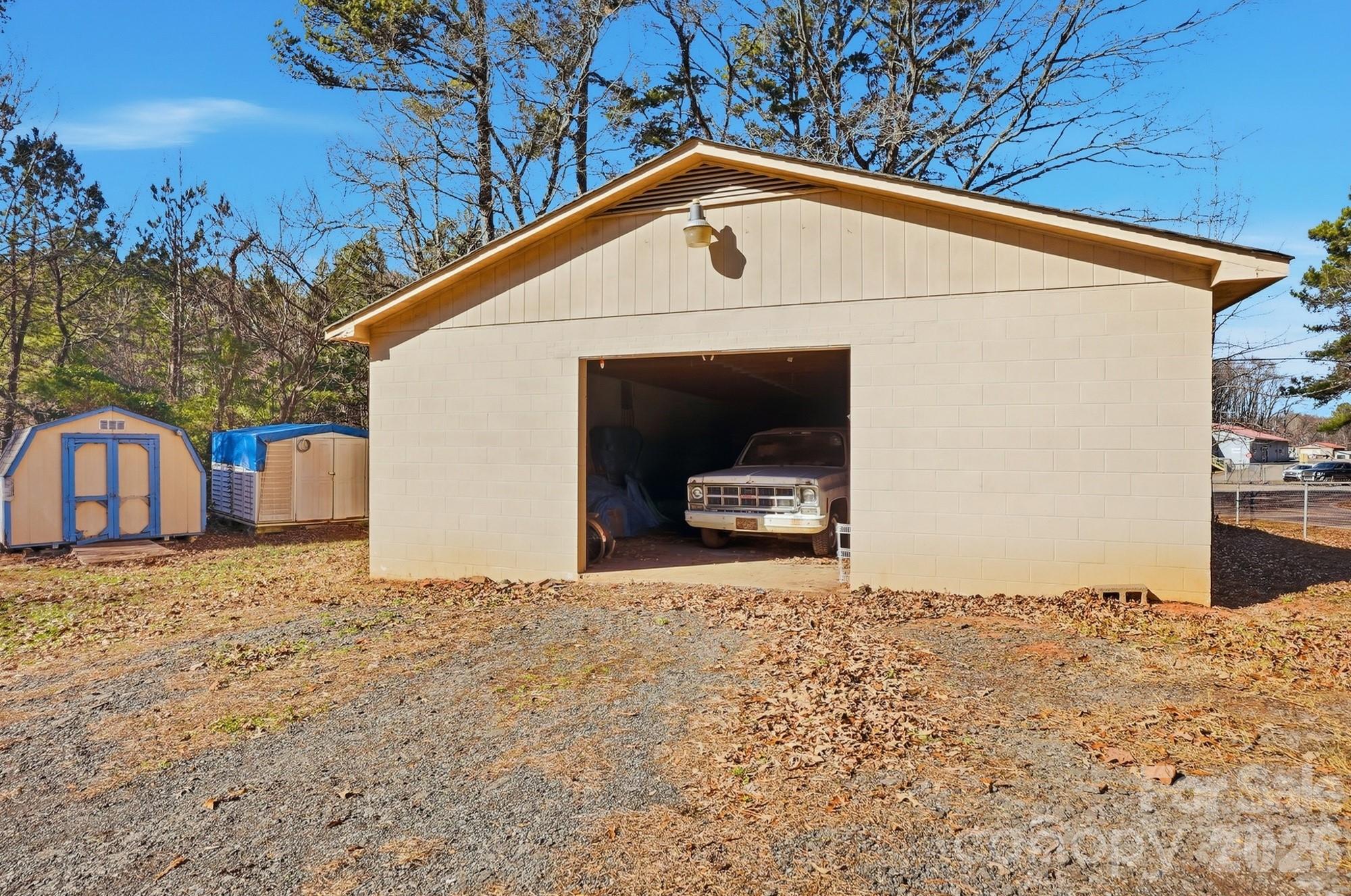 Photo 3 of 343 Carr Road, Dallas, NC