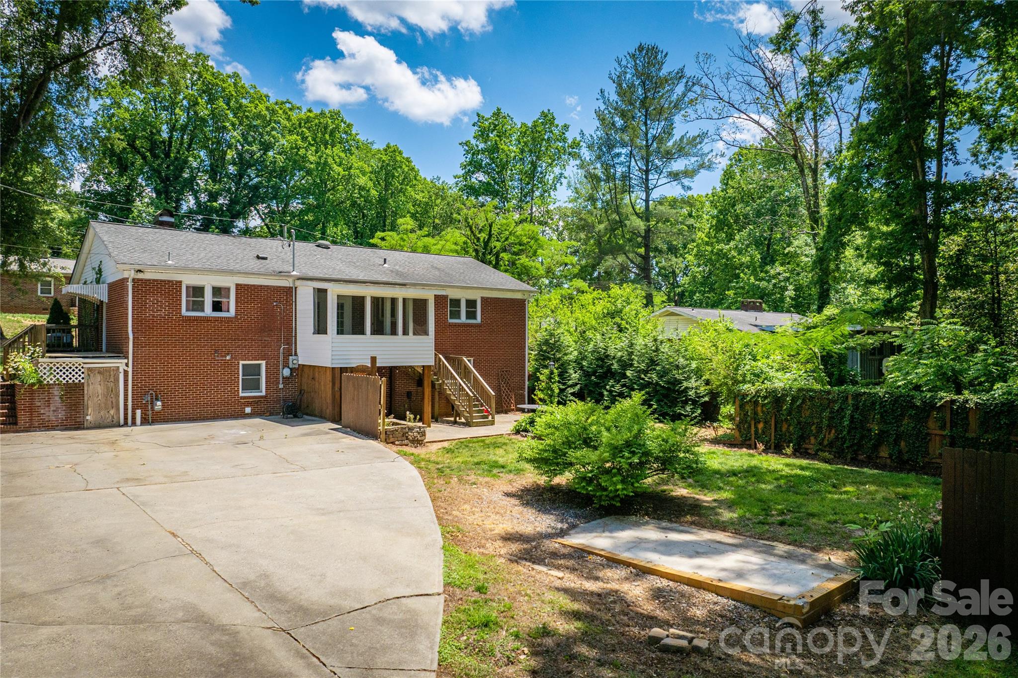 200 Falls Street, Morganton, NC - photo 28 of 34
