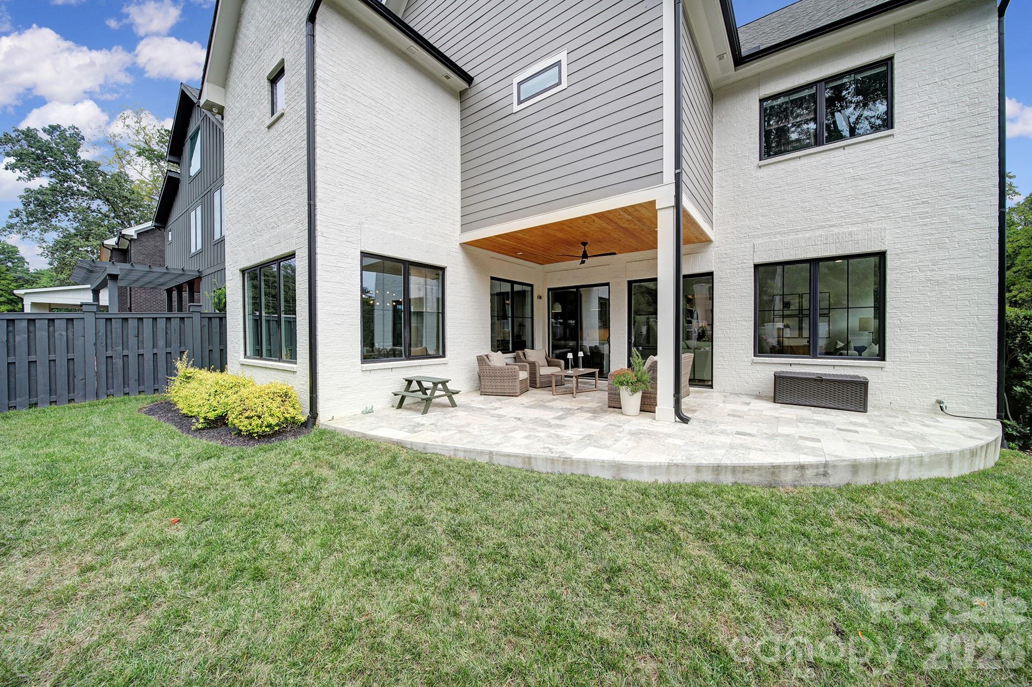Photo 32 of 911 Laurel Creek Lane, Charlotte, NC