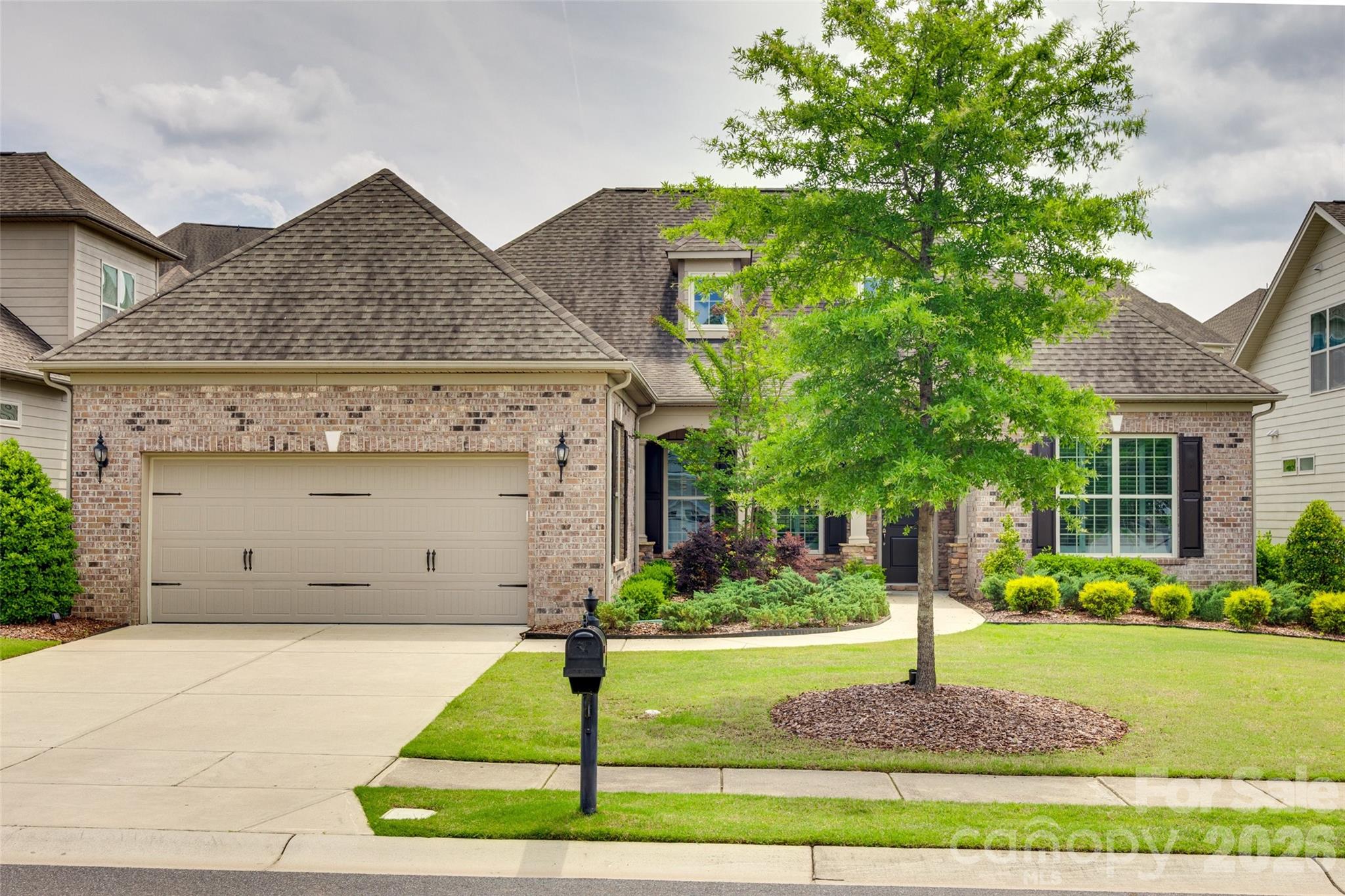 Photo 2 of 15927 Vale Ridge Drive, Charlotte, NC