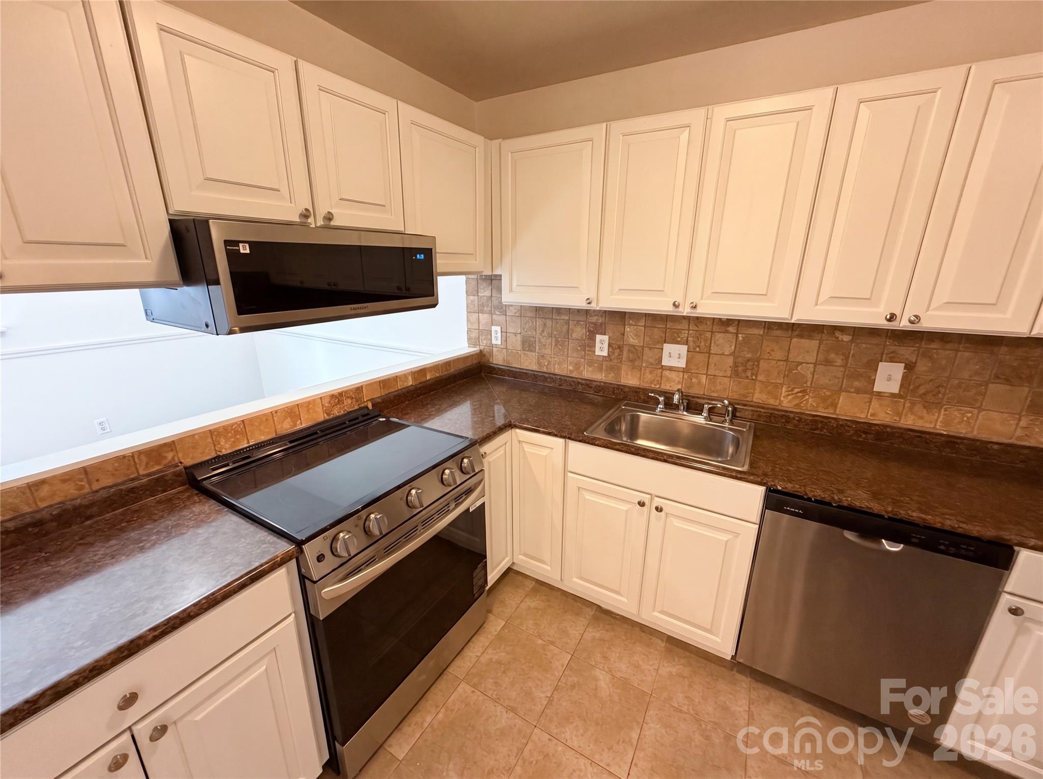 Photo 11 of 1625 Merry Oaks RoadD, Charlotte, NC
