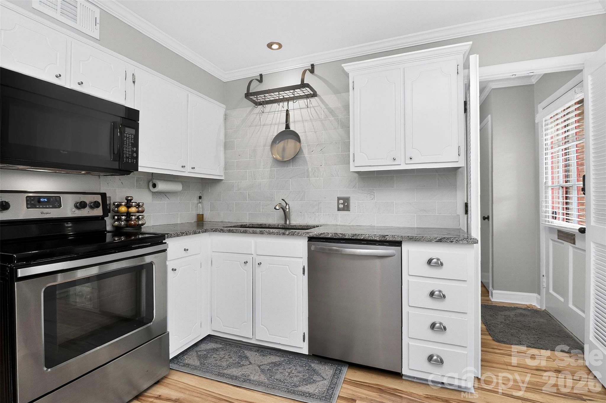 Photo 9 of 4611 Hedgemore DriveC, Charlotte, NC