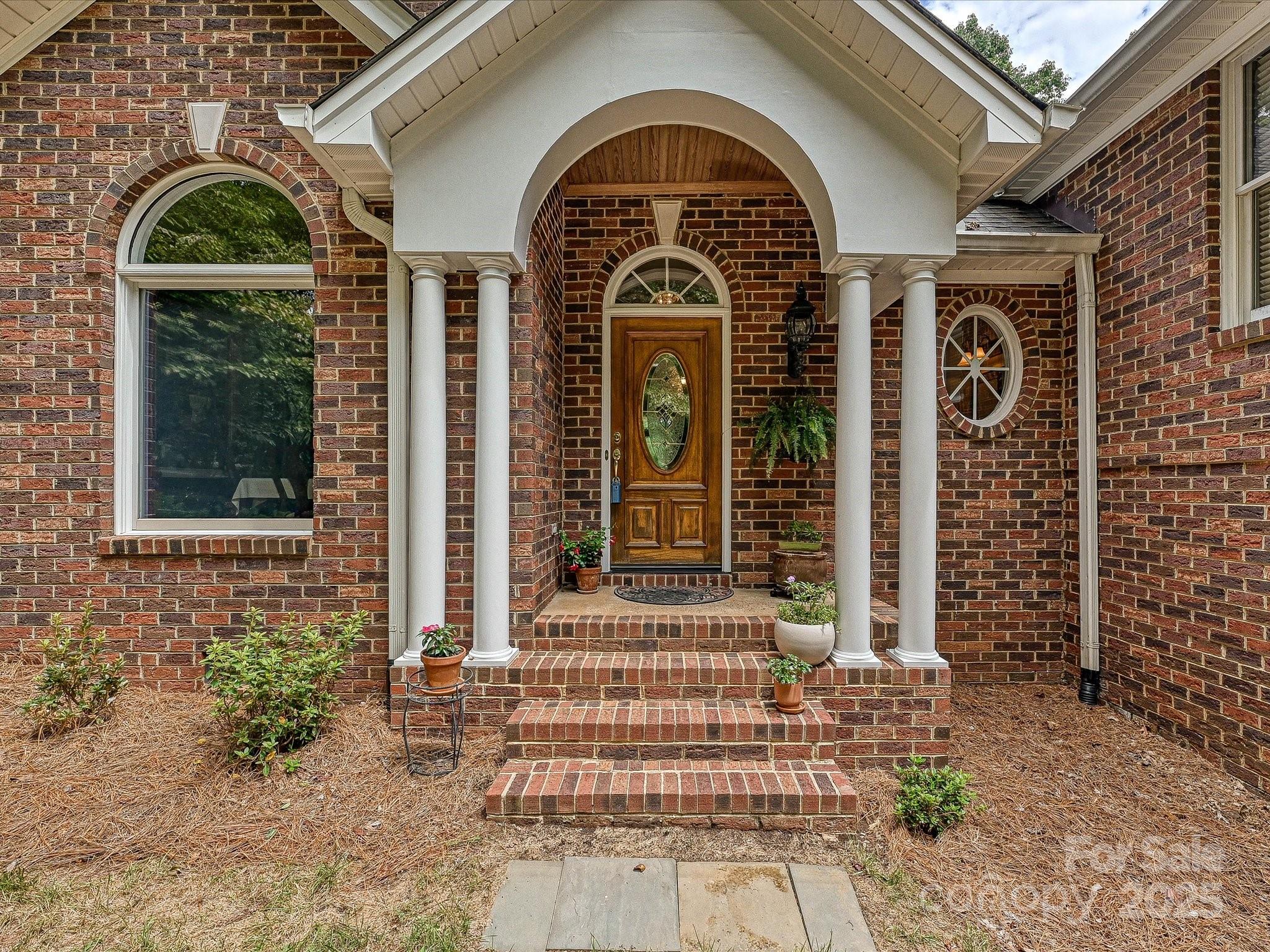 Photo 2 of 11902 Mountain Crest Circle, Charlotte, NC