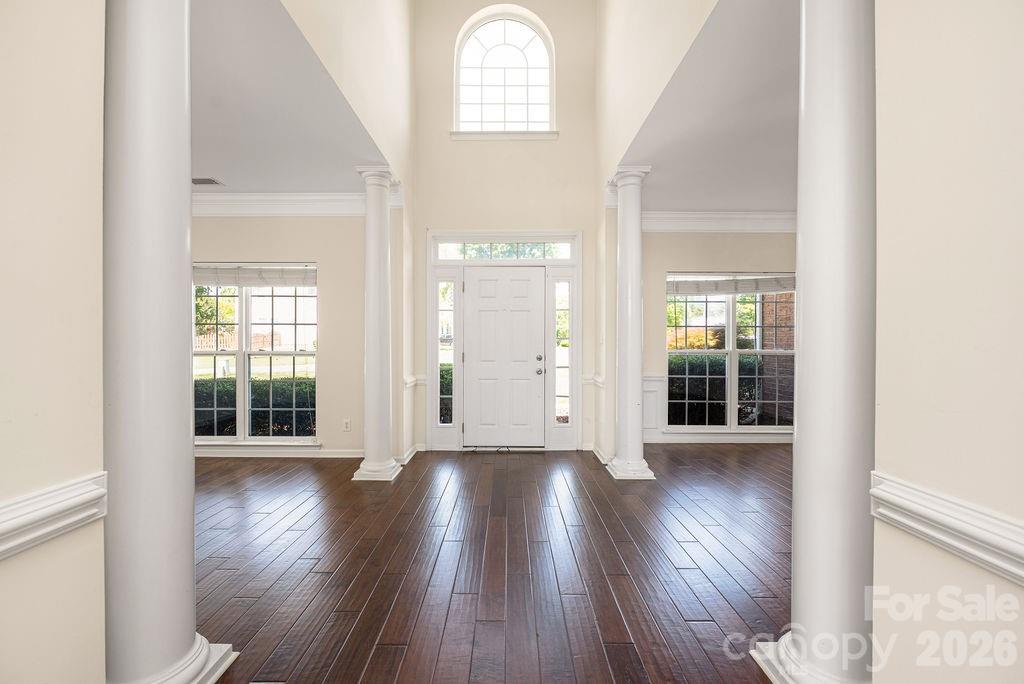 9512 Autumn Applause Drive, Charlotte, NC - photo 4 of 49