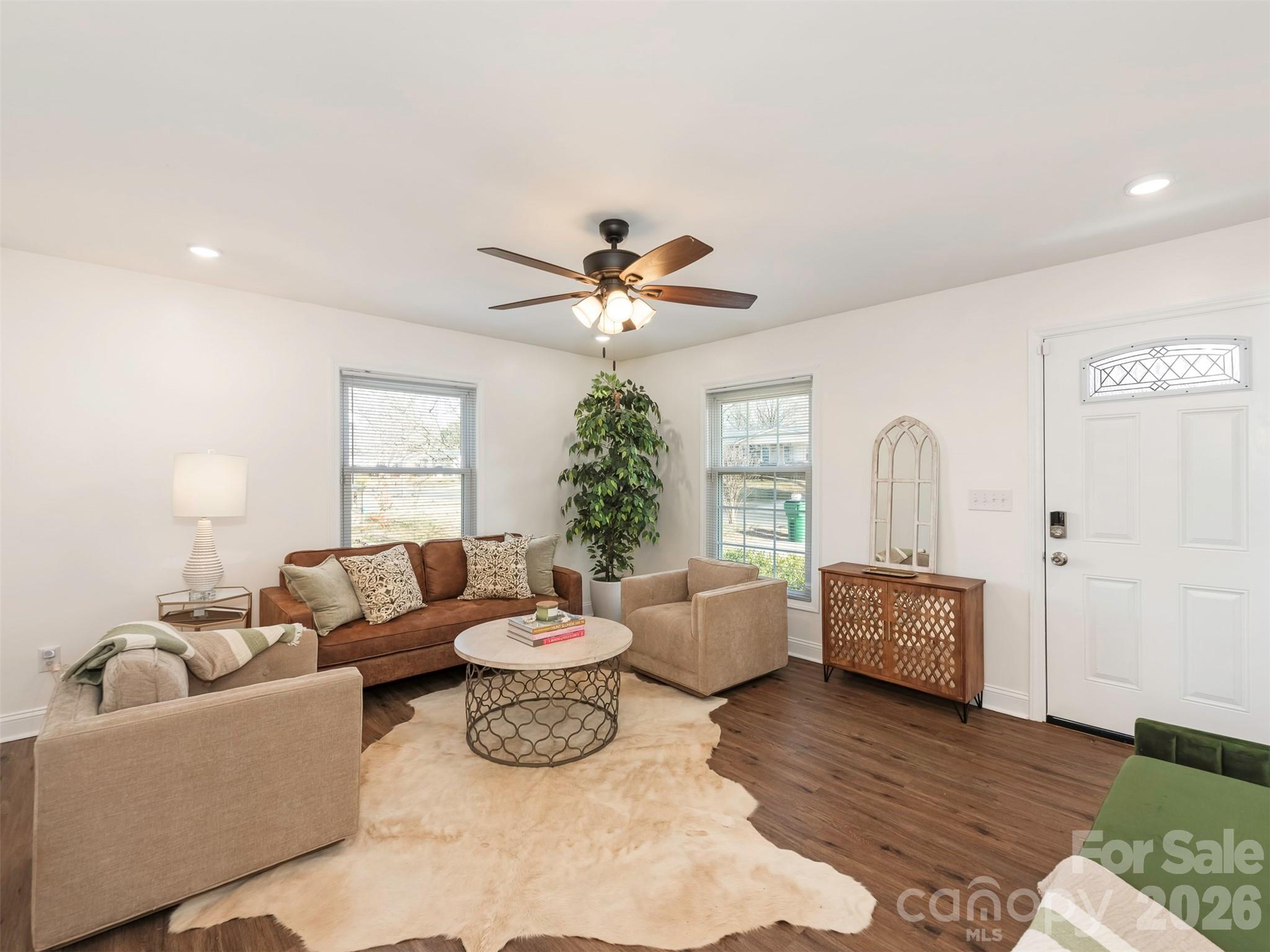 4014 Fieldcrest Road, Charlotte, NC - photo 4 of 37