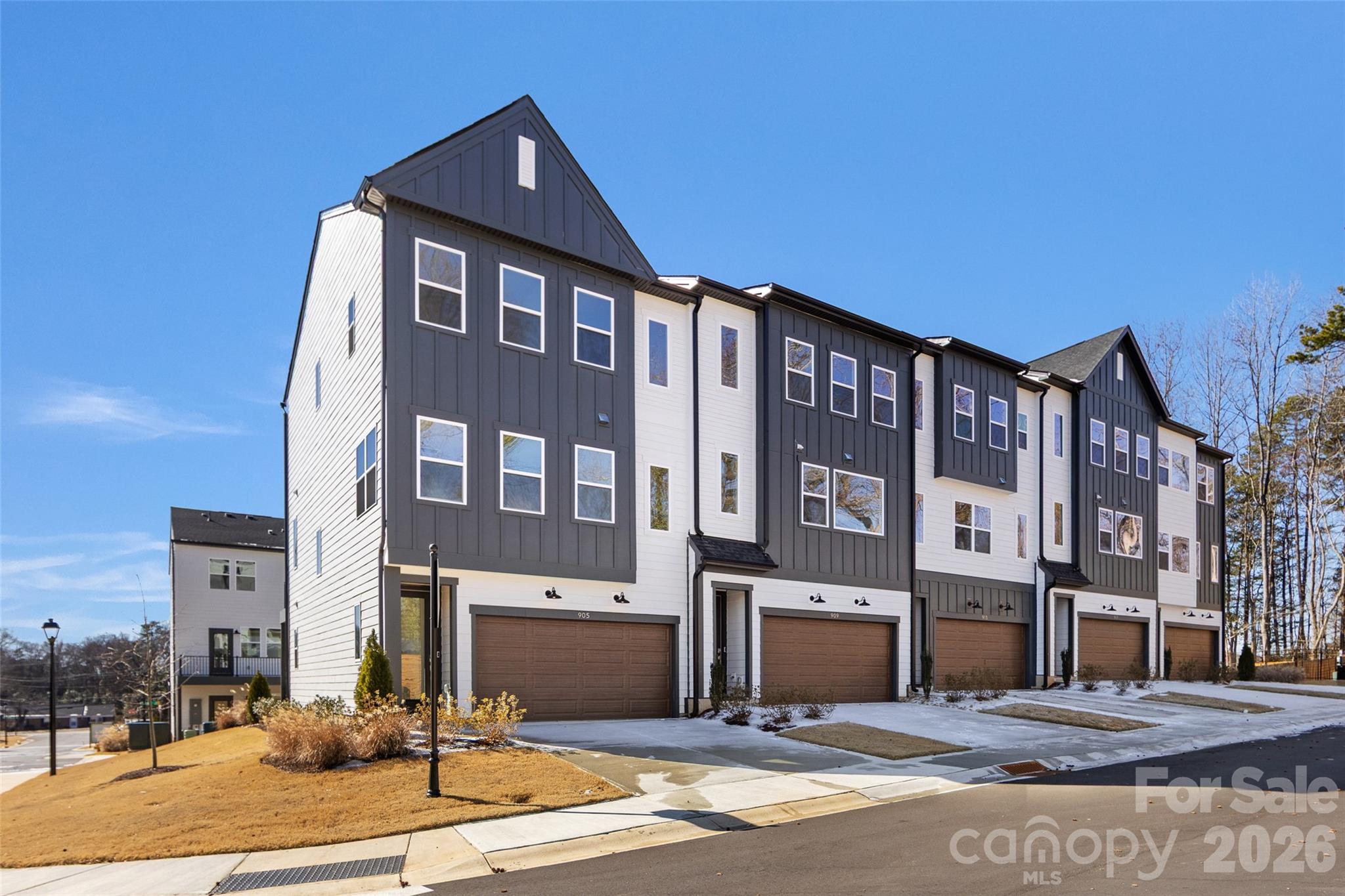 Photo 2 of 905 Archway Lane, Charlotte, NC