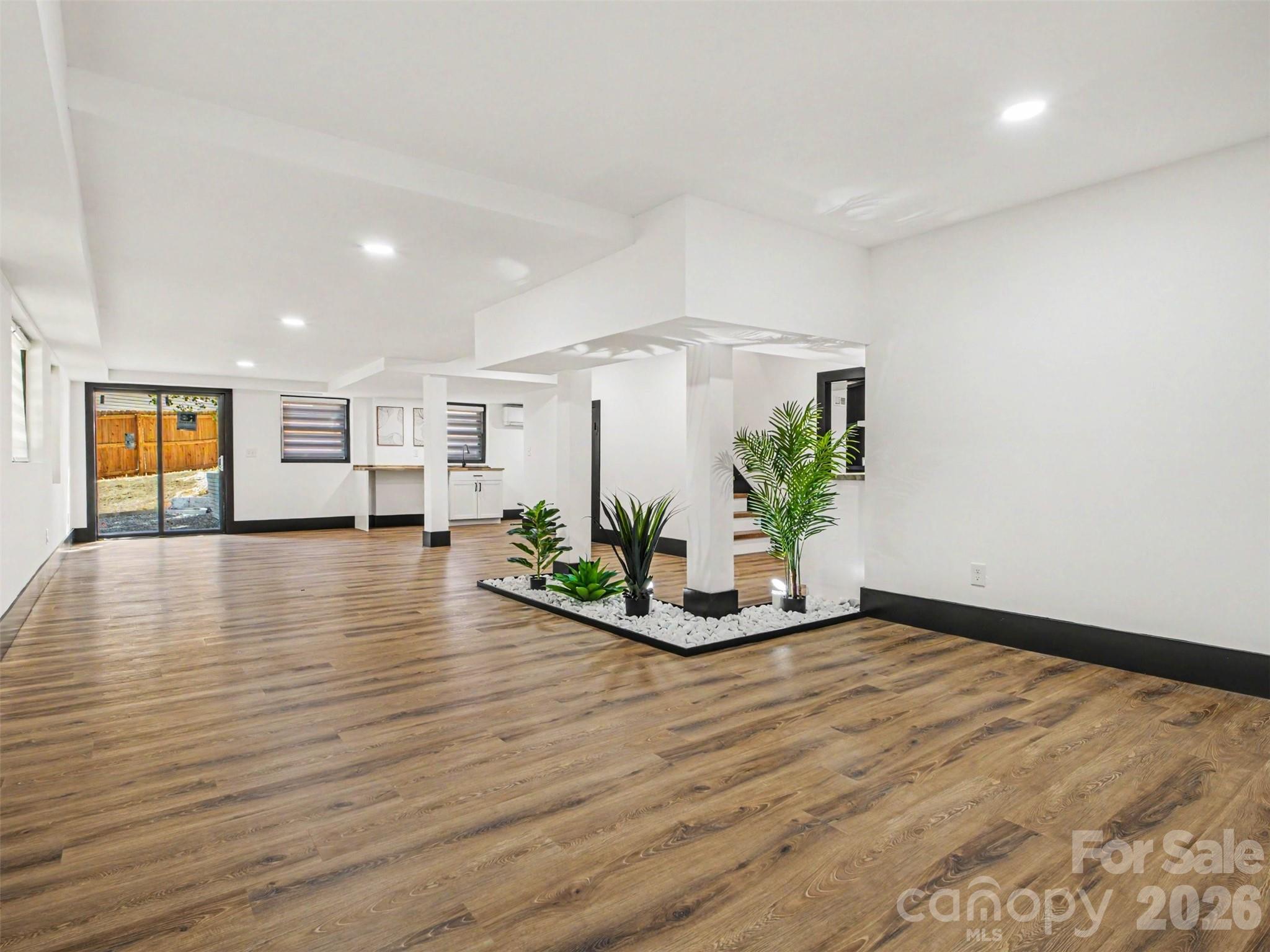 Photo 36 of 1831 Elizabeth Oaks Avenue, Charlotte, NC