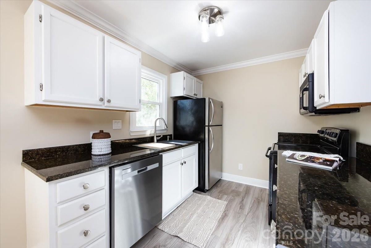 Photo 10 of 430 Queens Road221, Charlotte, NC