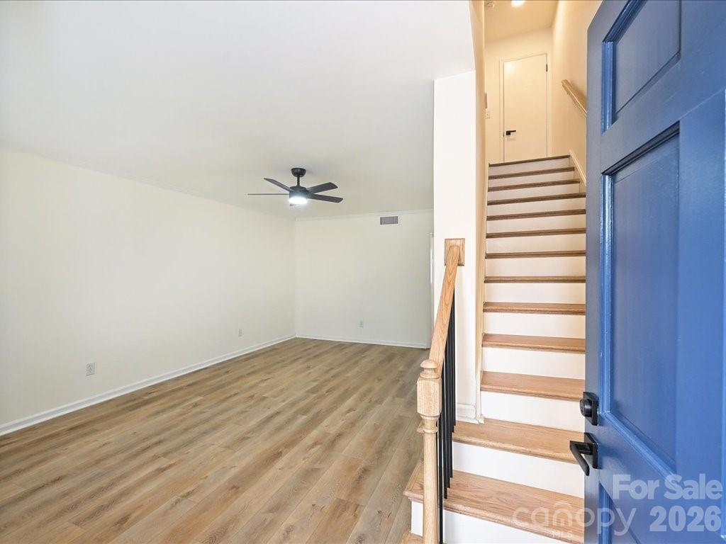 Photo 3 of 6810 Farmingdale Drive, Charlotte, NC