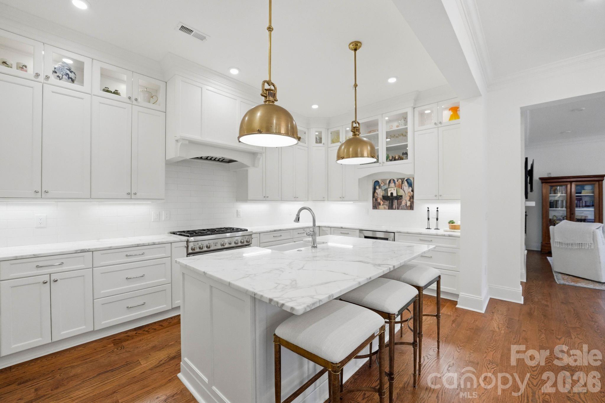 Photo 11 of 2312 Selwyn Avenue202, Charlotte, NC