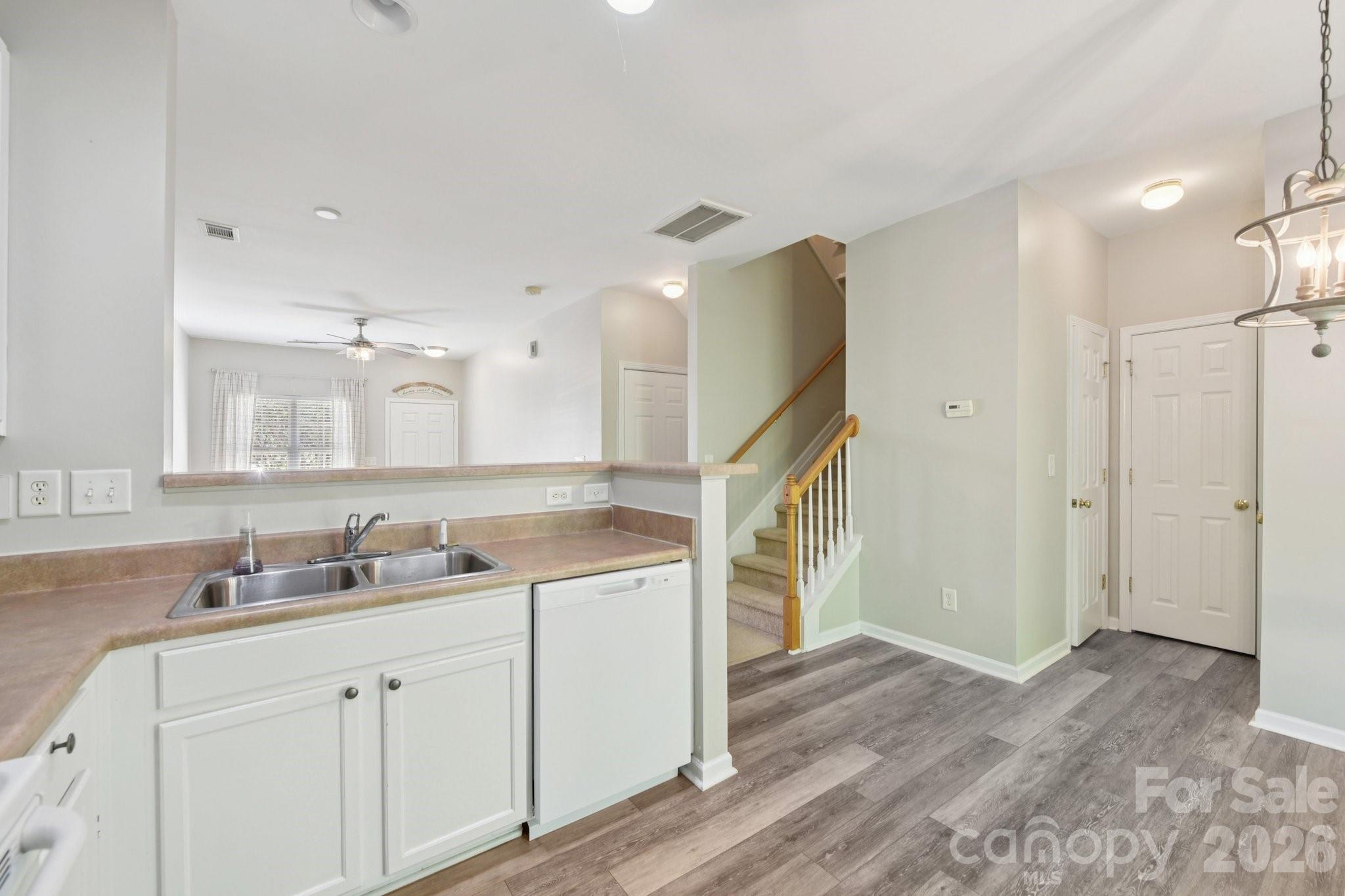 124 Clydesdale Court, Matthews, NC - photo 9 of 28