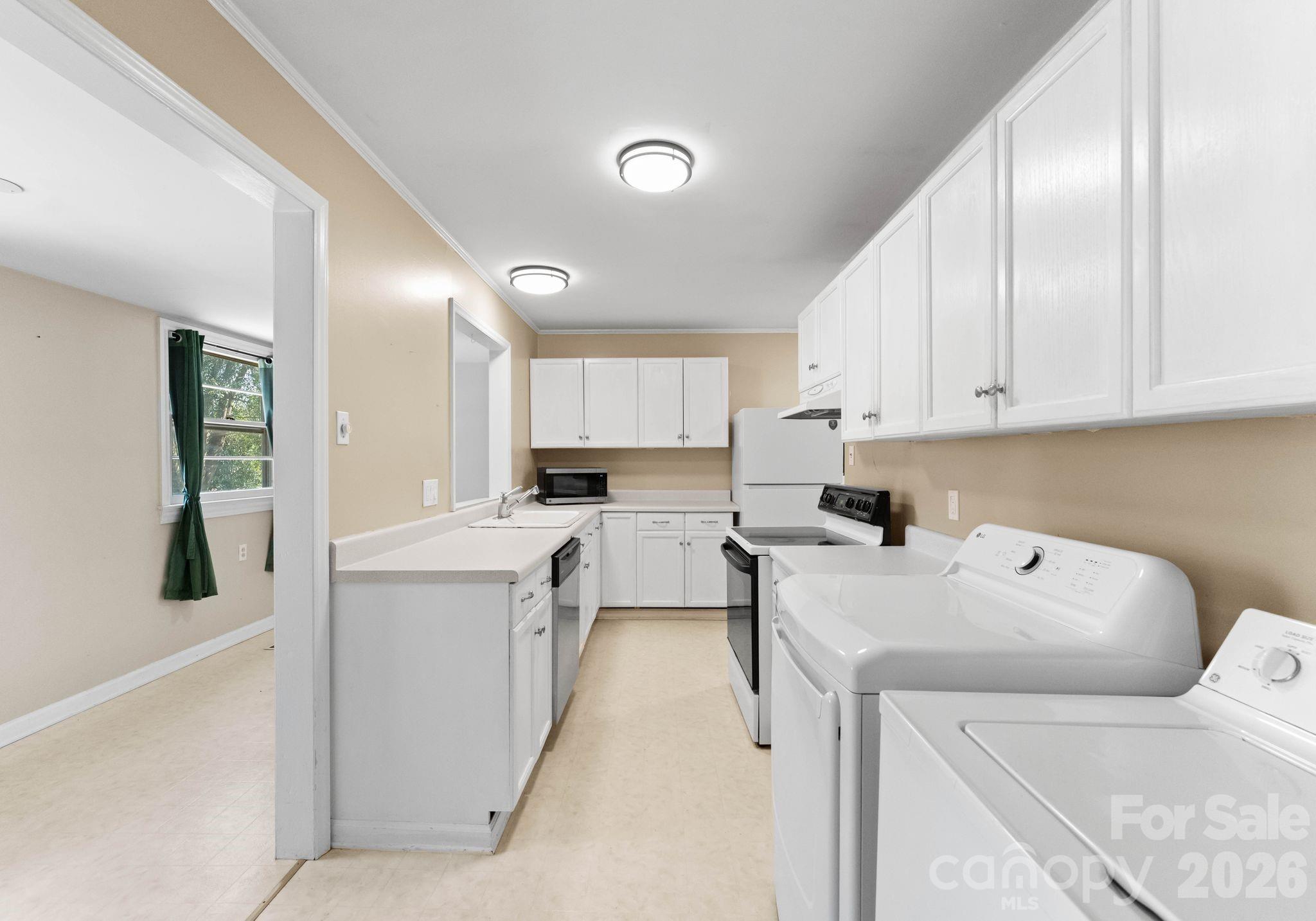 1136 E Woodlawn Road, Charlotte, NC - photo 11 of 48