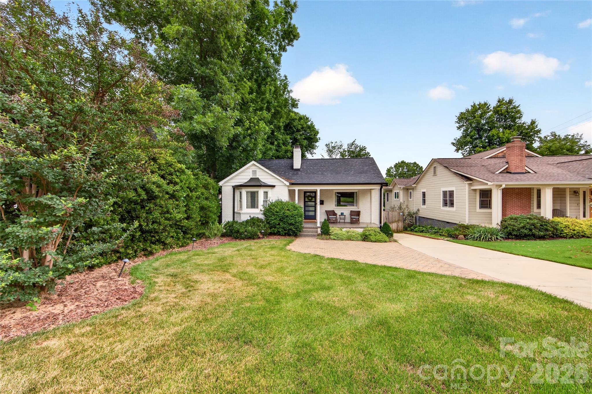 Photo 3 of 1825 Cumberland Avenue, Charlotte, NC
