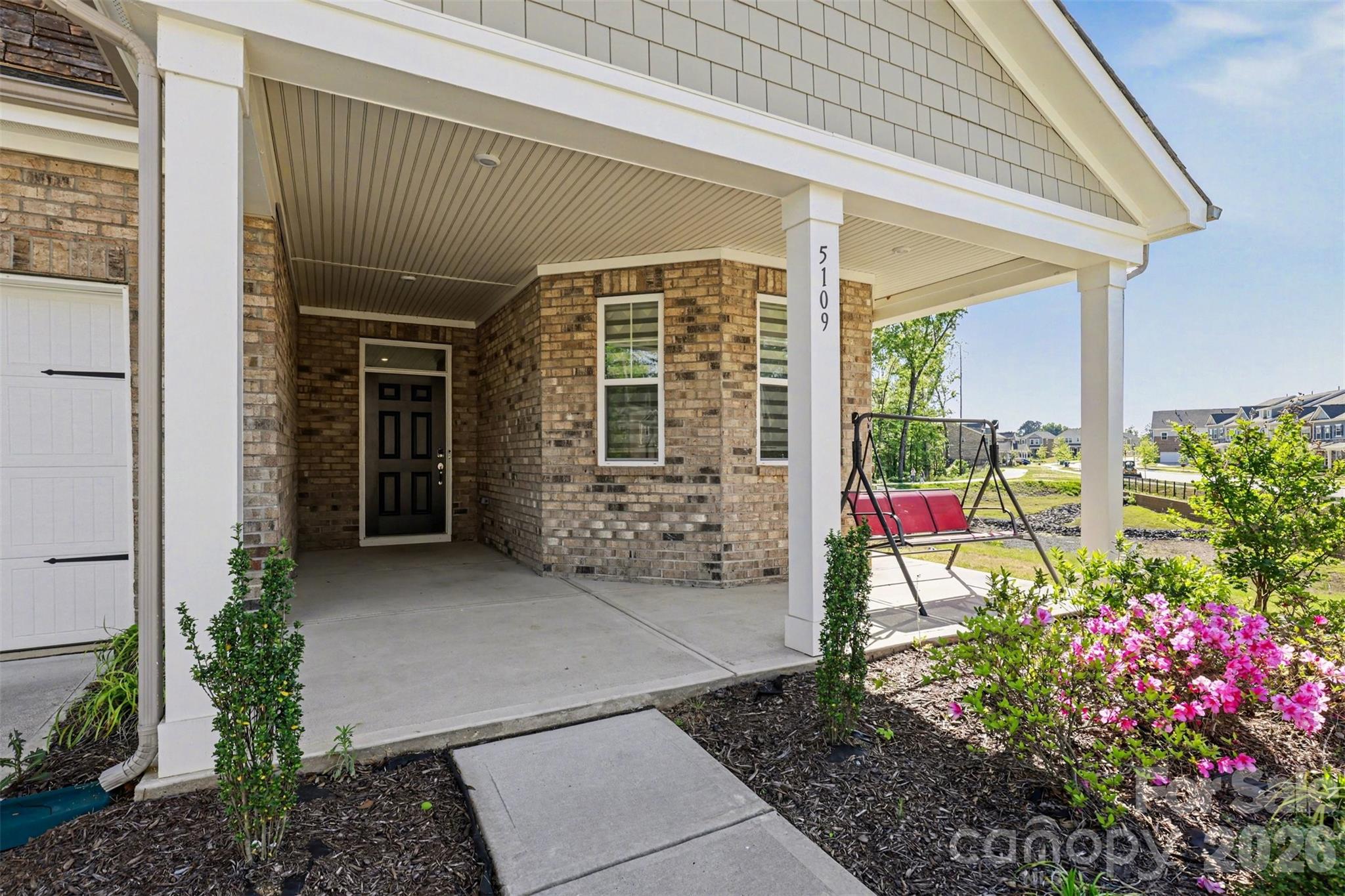 Photo 4 of 5109 Kinsbridge Drive, Mint Hill, NC