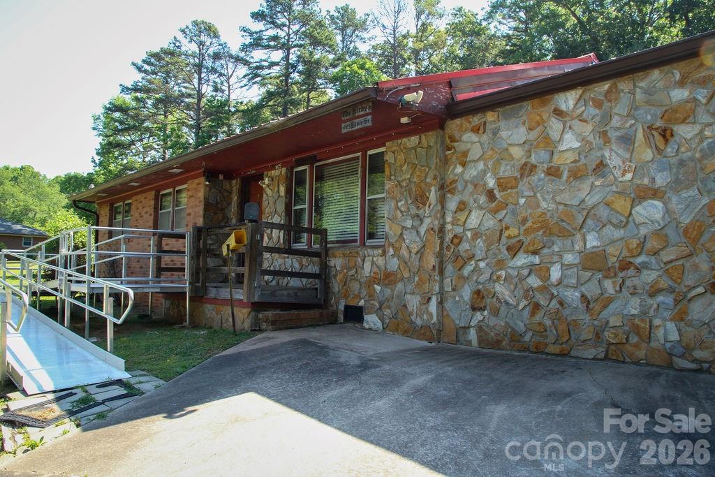 905 S 10th Street, Bessemer City, NC - photo 2 of 40