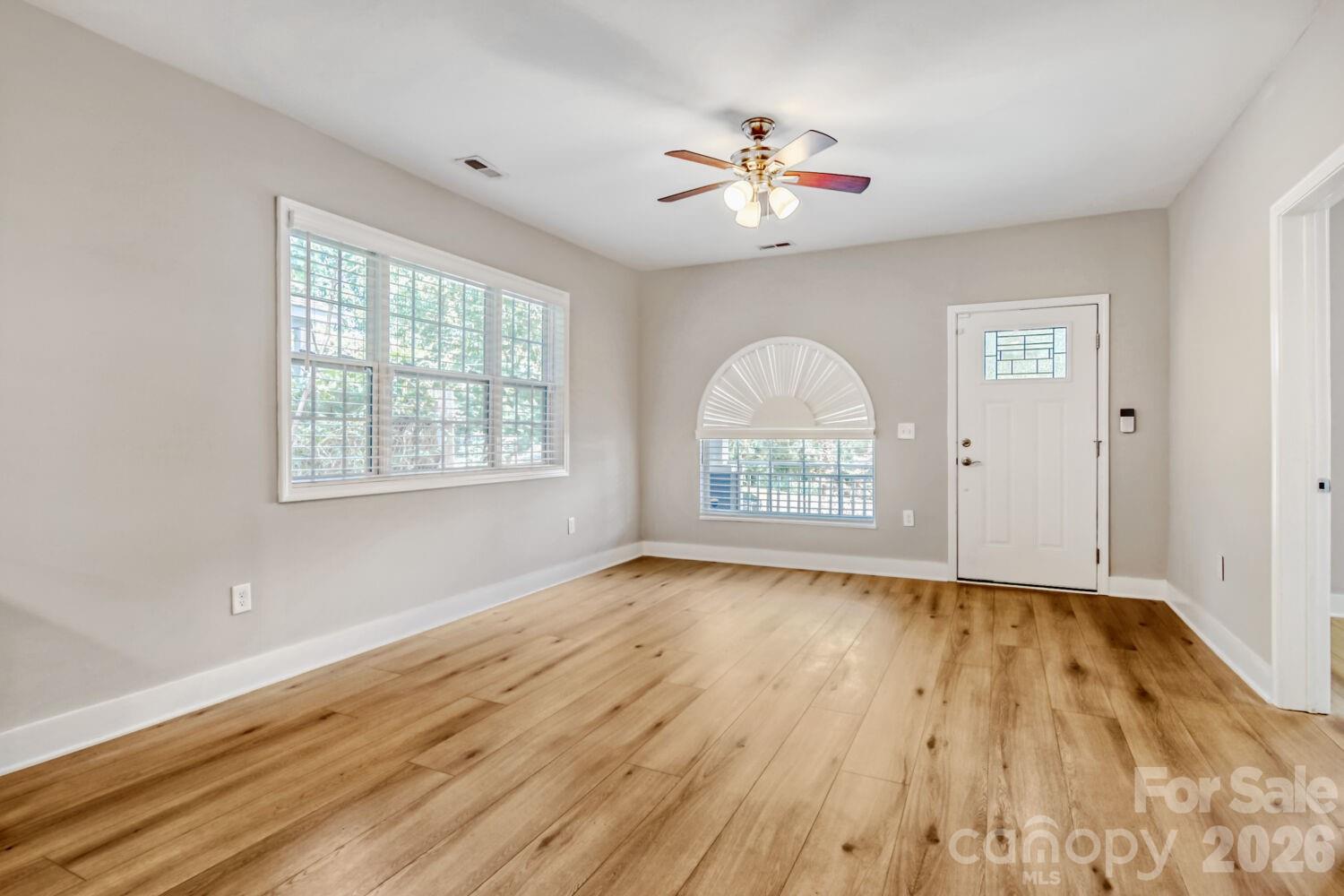 1521 Hawthorne Lane, Charlotte, NC - photo 6 of 30